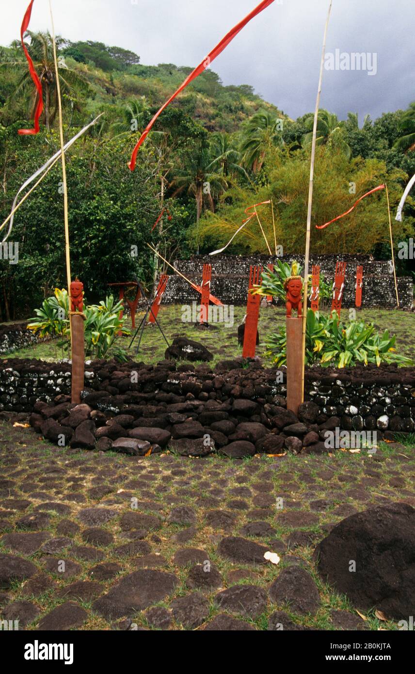 FRENCH POLYNESIA, SOCIETY ISLANDS, TAHITI, MARAE ARAHURAHU Stock Photo ...