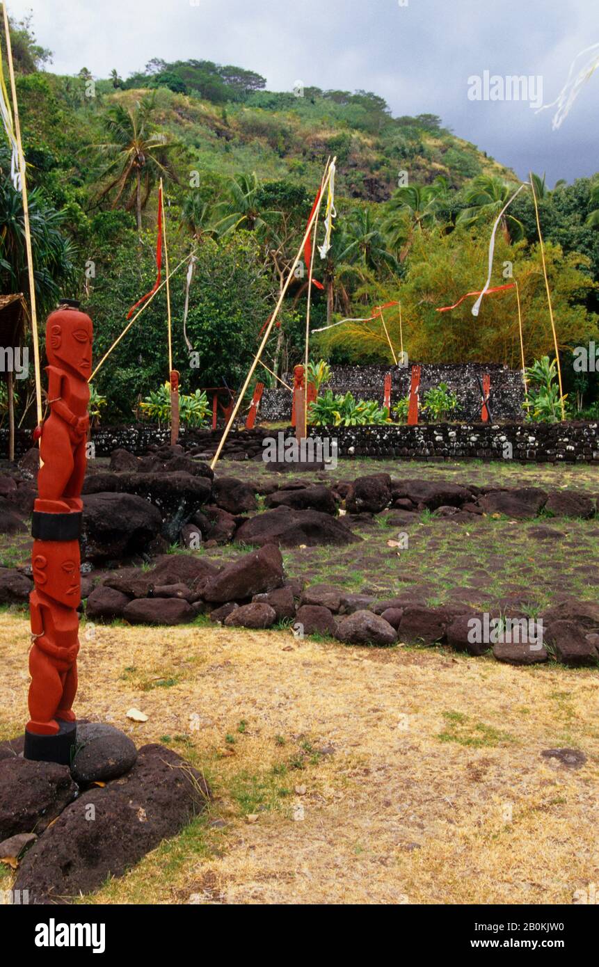 Tiki marae hi-res stock photography and images - Alamy