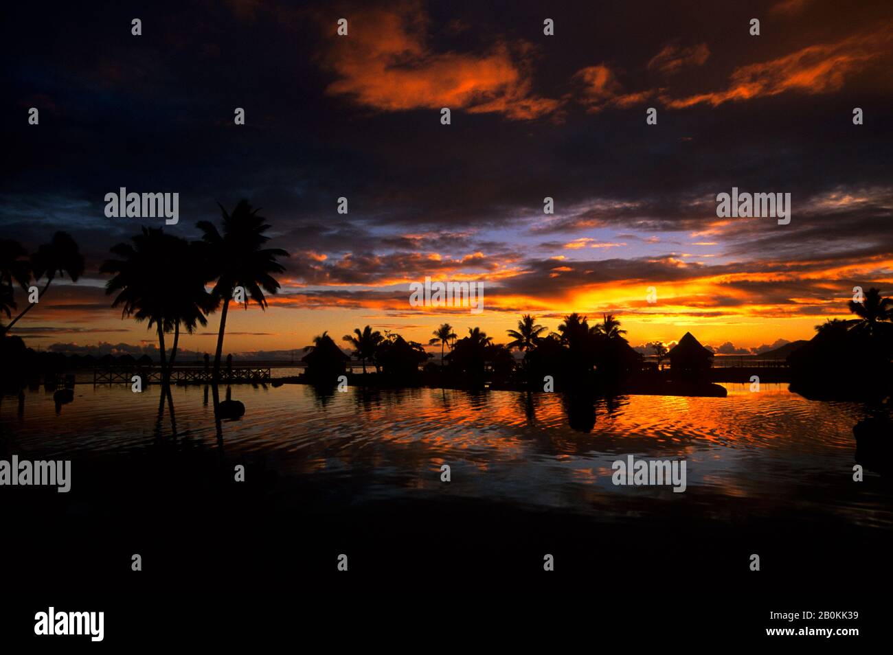 FRENCH POLYNESIA, SOCIETY ISLANDS, TAHITI, BEACHCOMBER HOTEL, SUNSET ...