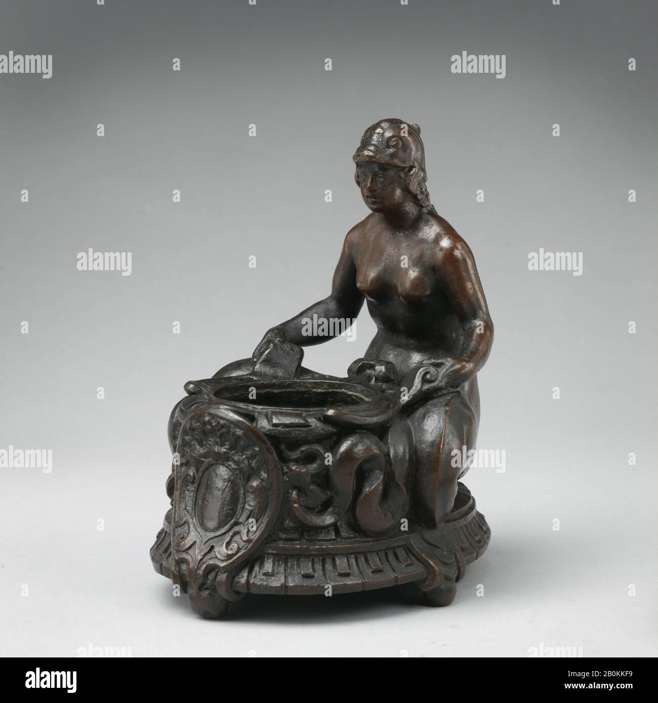 Ink pot hi-res stock photography and images - Alamy