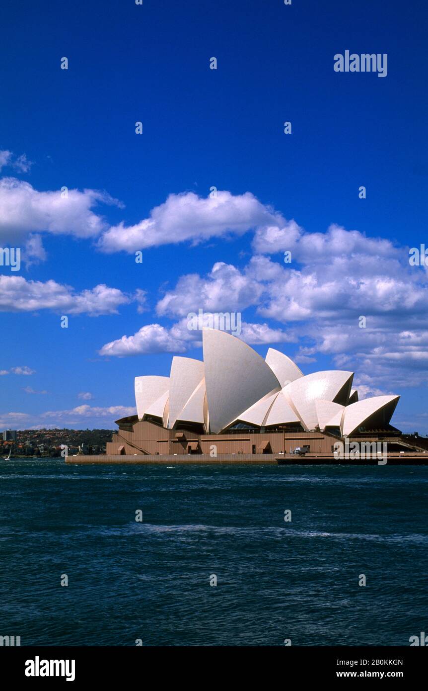 Famous sydney building hi-res stock photography and images - Alamy