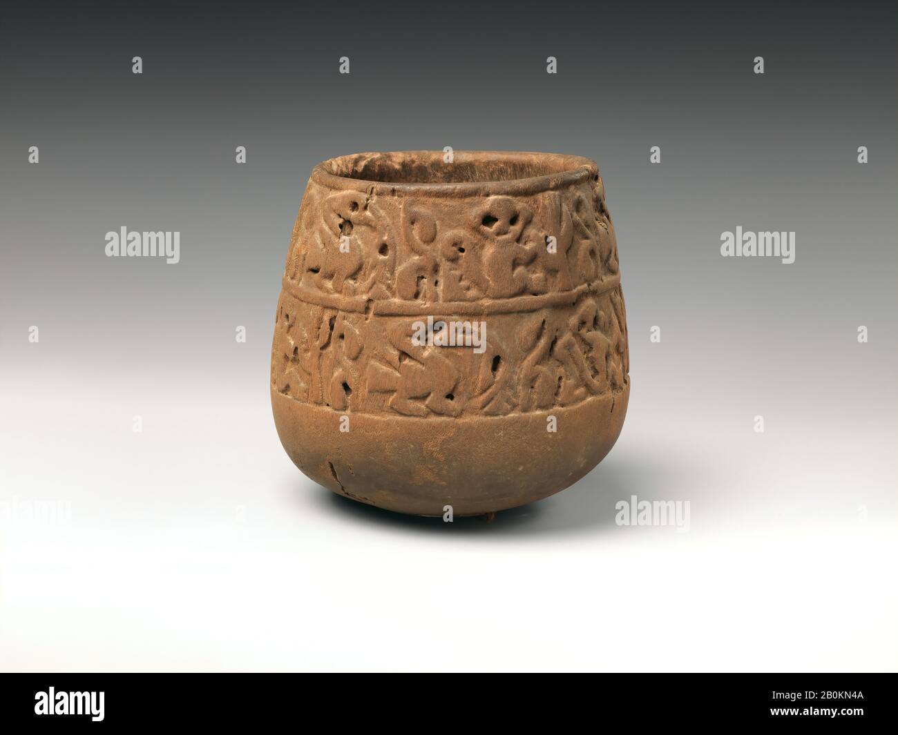 Bowl, Chimú, 12th–15th century, Peru, Chimú, Wood, H. 4 7/8 in. (12.4 ...