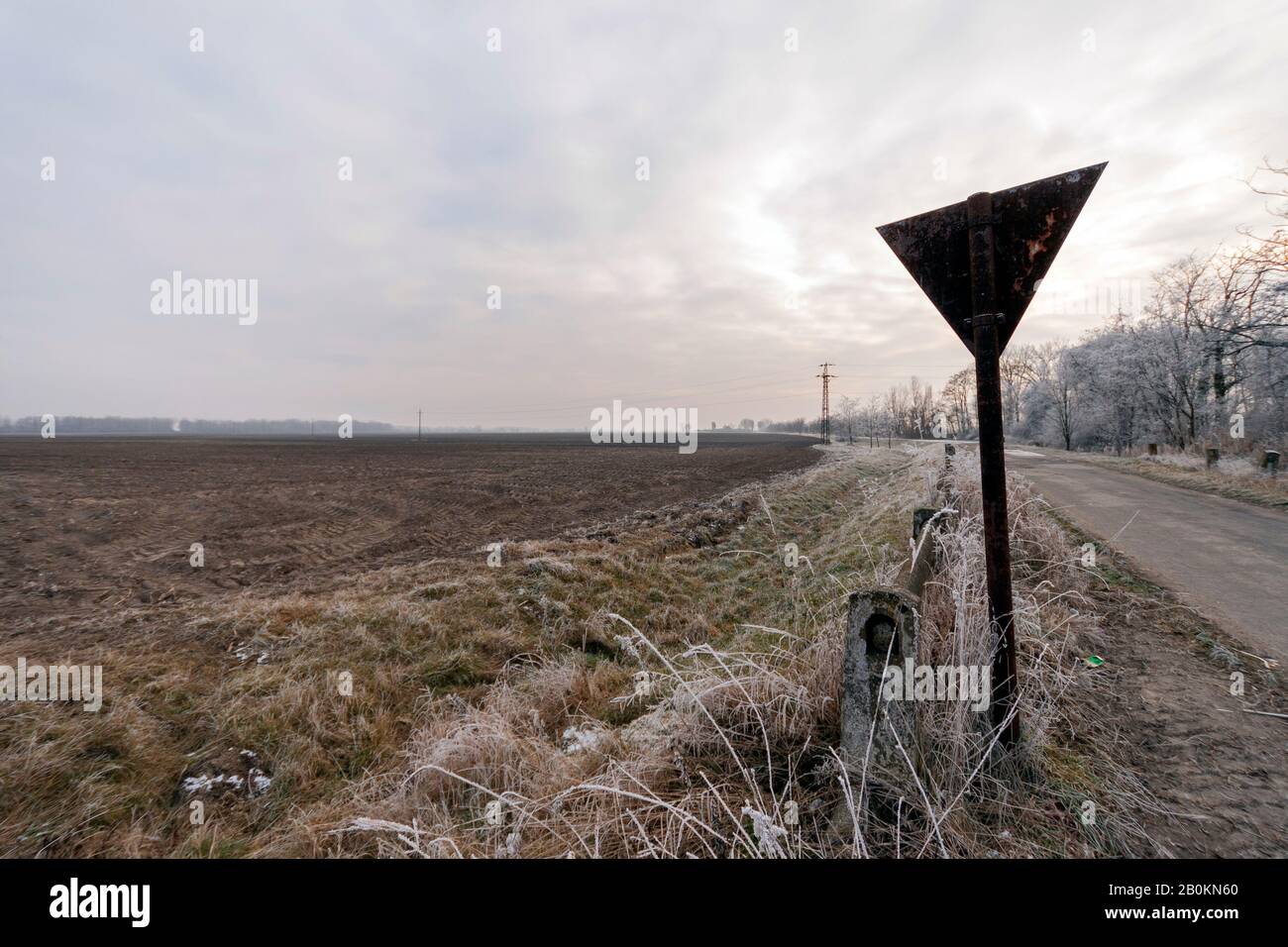 Hungarian road signs hi-res stock photography and images - Alamy