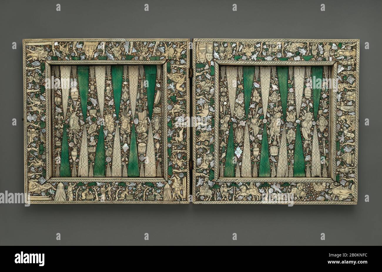 Tric trac board hi-res stock photography and images - Alamy