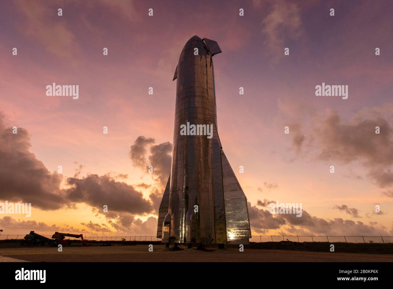 USA - 29 Sep 2019 - The first SpaceX Starship prototype test vehicle on ...