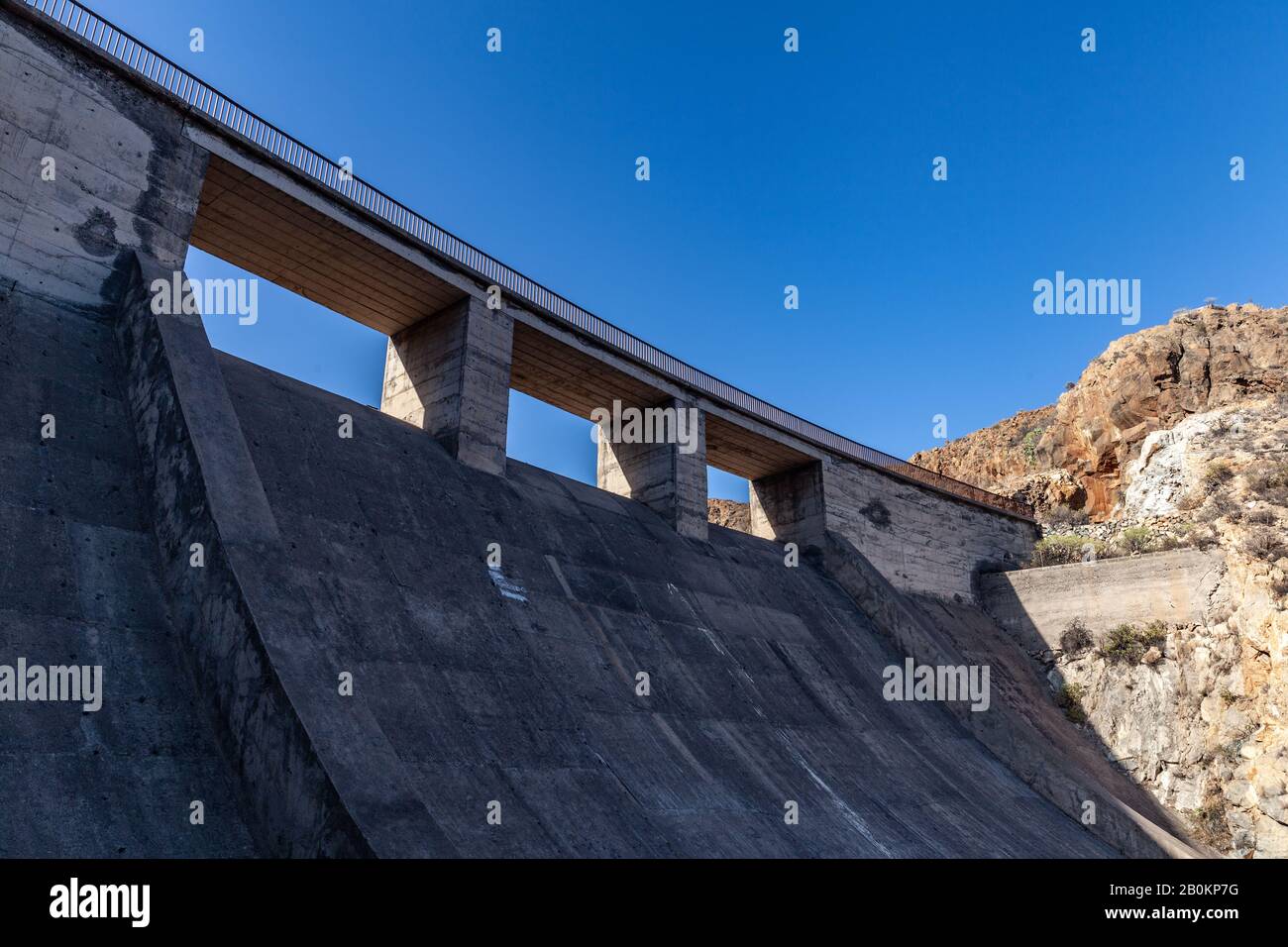 Reservoir dam channel islands hi-res stock photography and images - Alamy