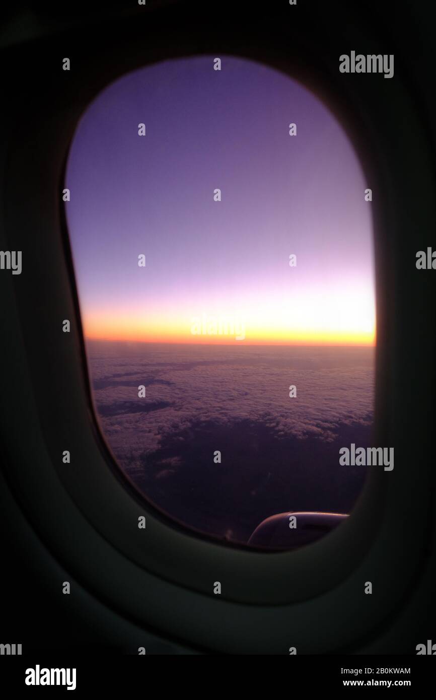 Port hole window hi-res stock photography and images - Alamy