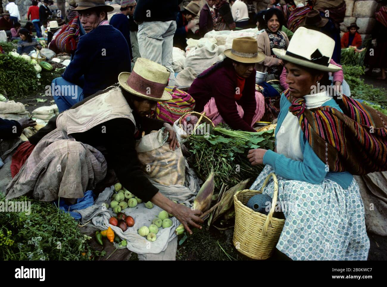 Indian market scene hi-res stock photography and images - Alamy