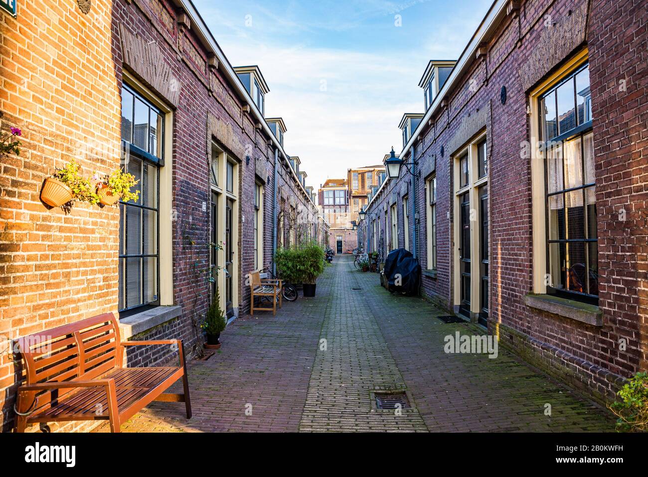 Working class neighborhood hi-res stock photography and images - Alamy