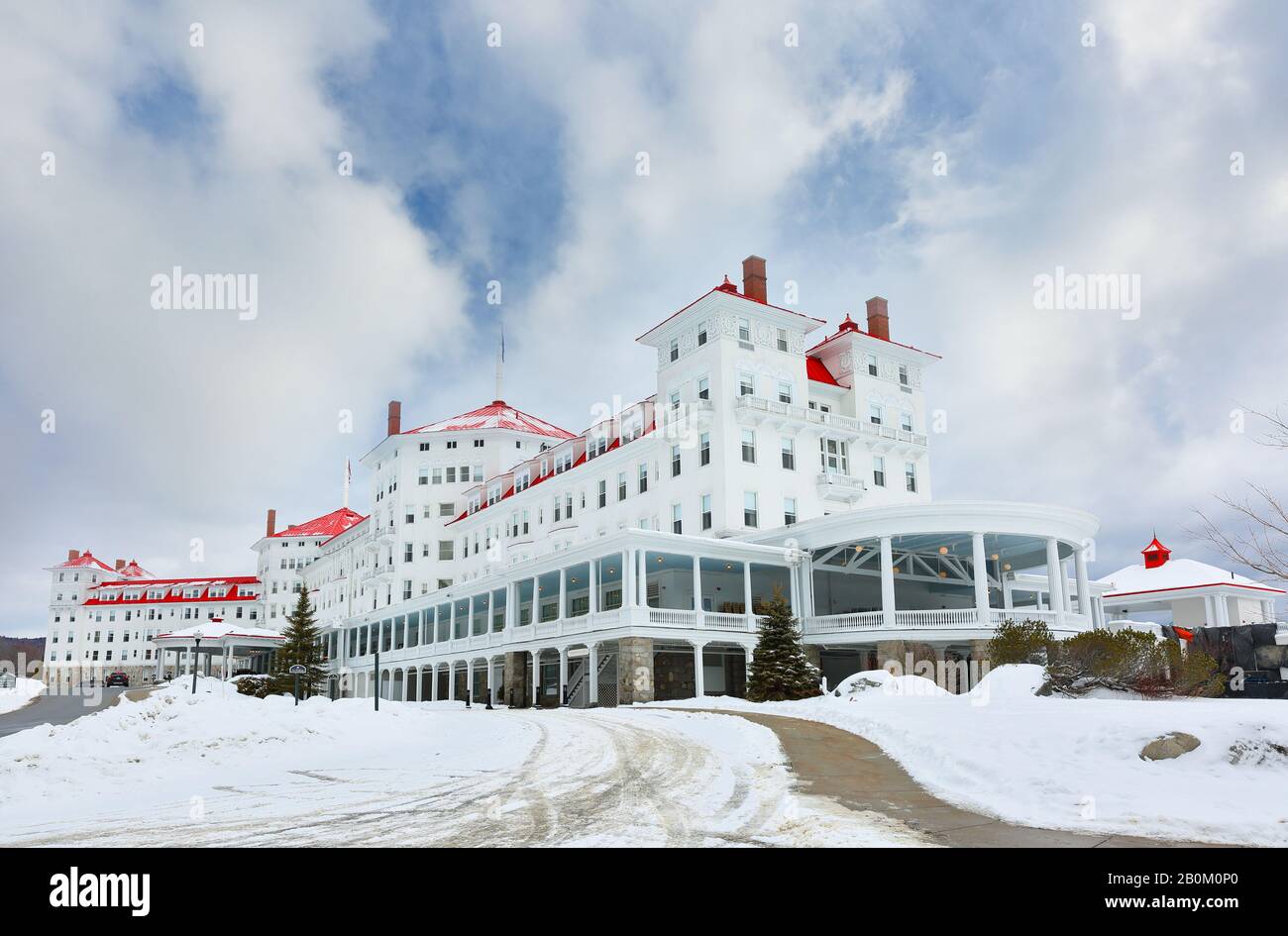 Overview of Mount Washington Hotel with mount Washington in background ...