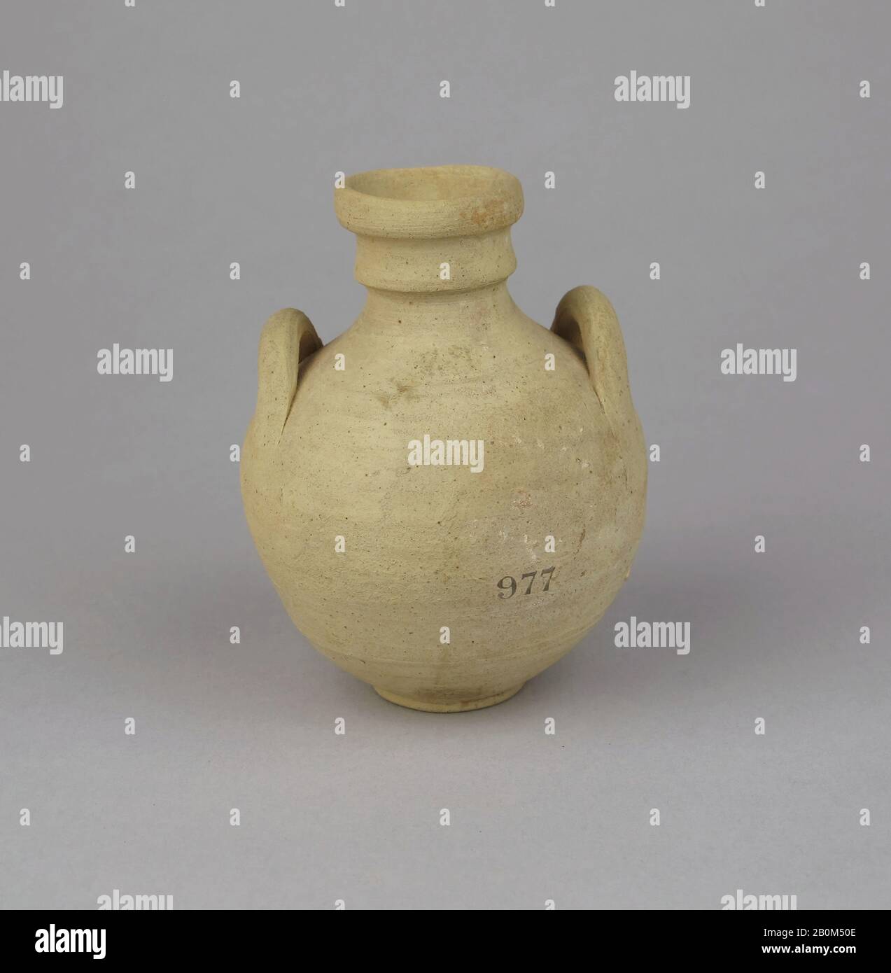 Terracotta miniature vase hi-res stock photography and images - Alamy