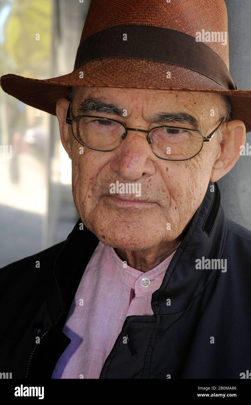 Jean luc nancy hi-res stock photography and images - Alamy