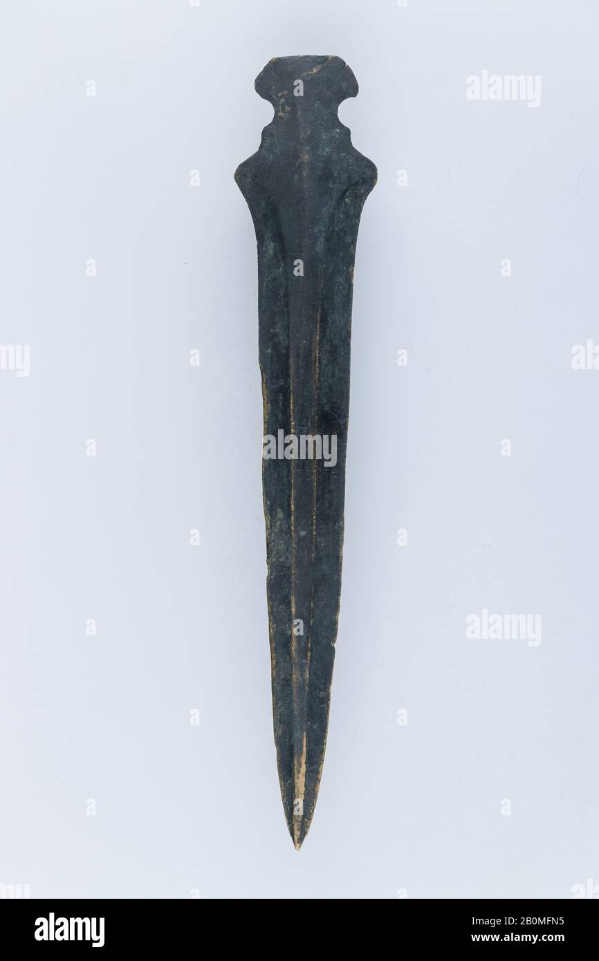 Dirk dagger hi-res stock photography and images - Alamy