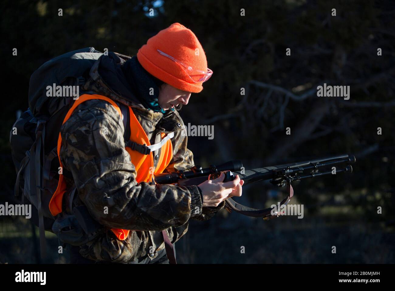 Female hunters hi-res stock photography and images - Alamy