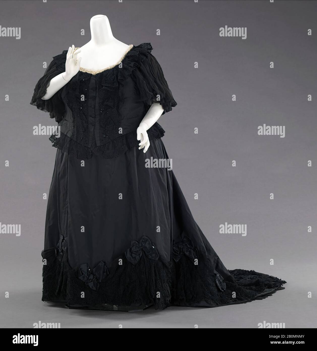 Mourning dress hi-res stock photography and images - Alamy