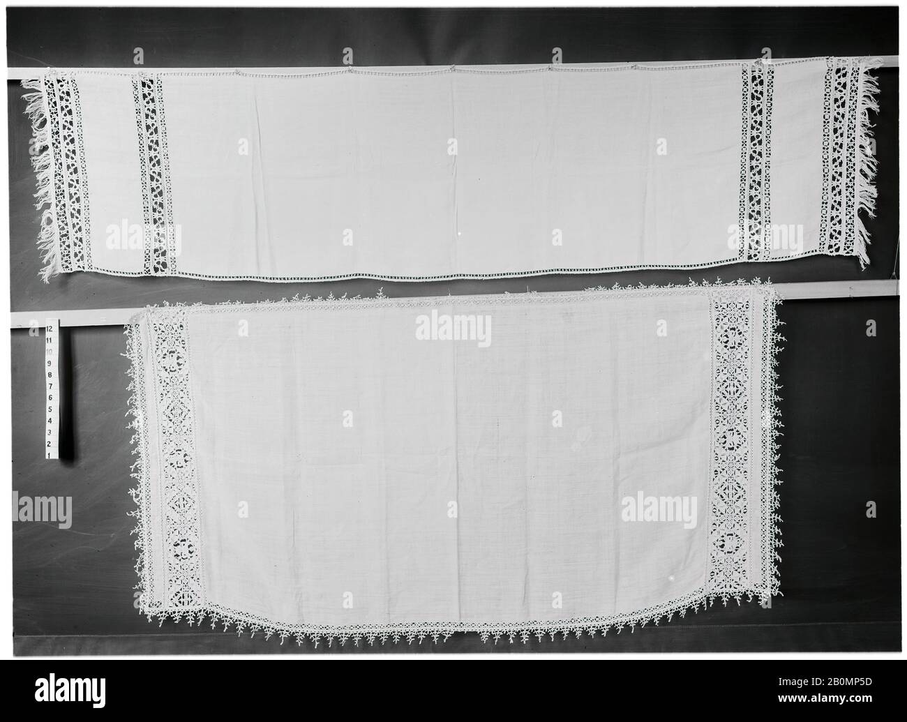 Punto in aria lace Cut Out Stock Images & Pictures - Alamy