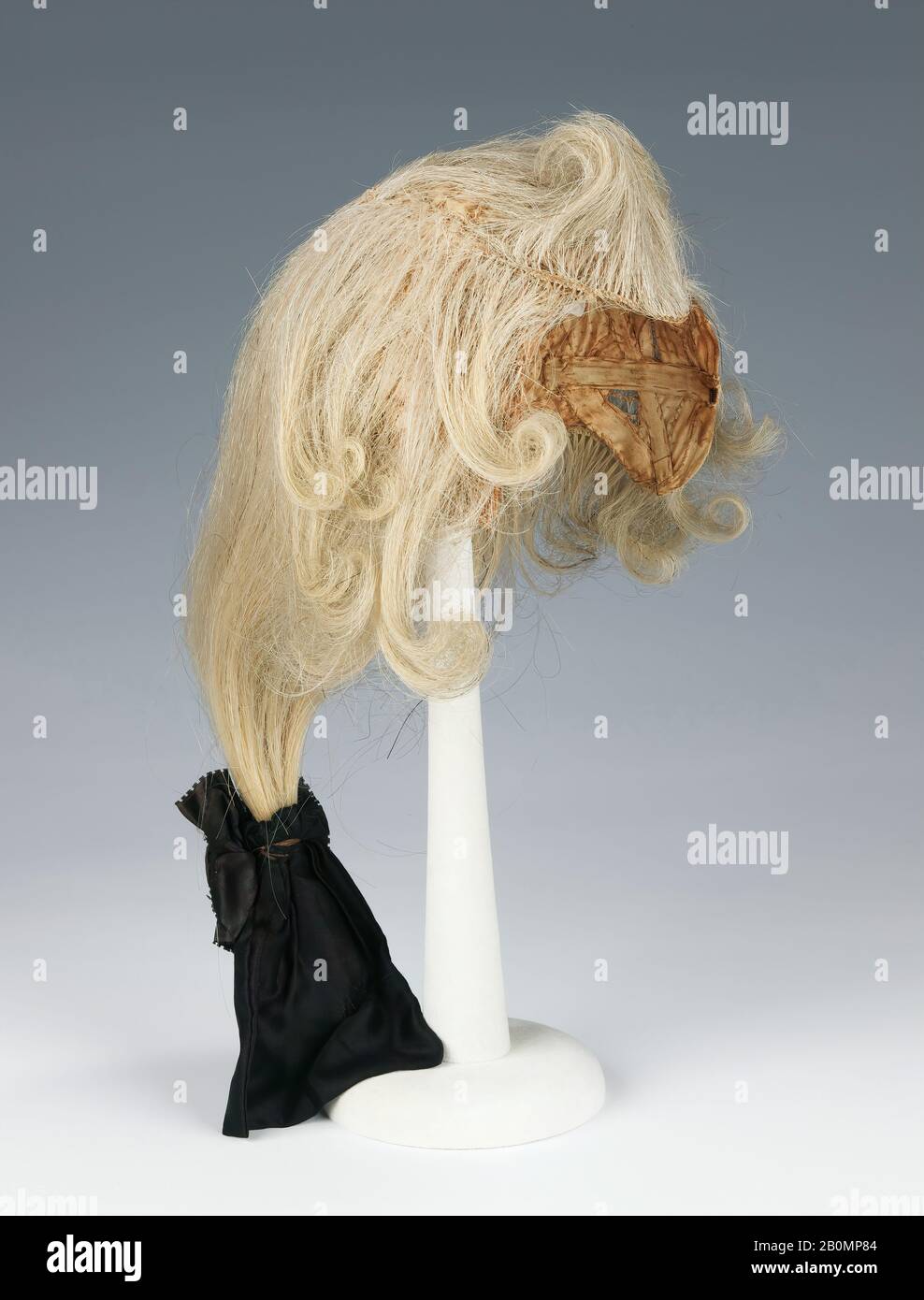 French wig hi-res stock photography and images - Alamy