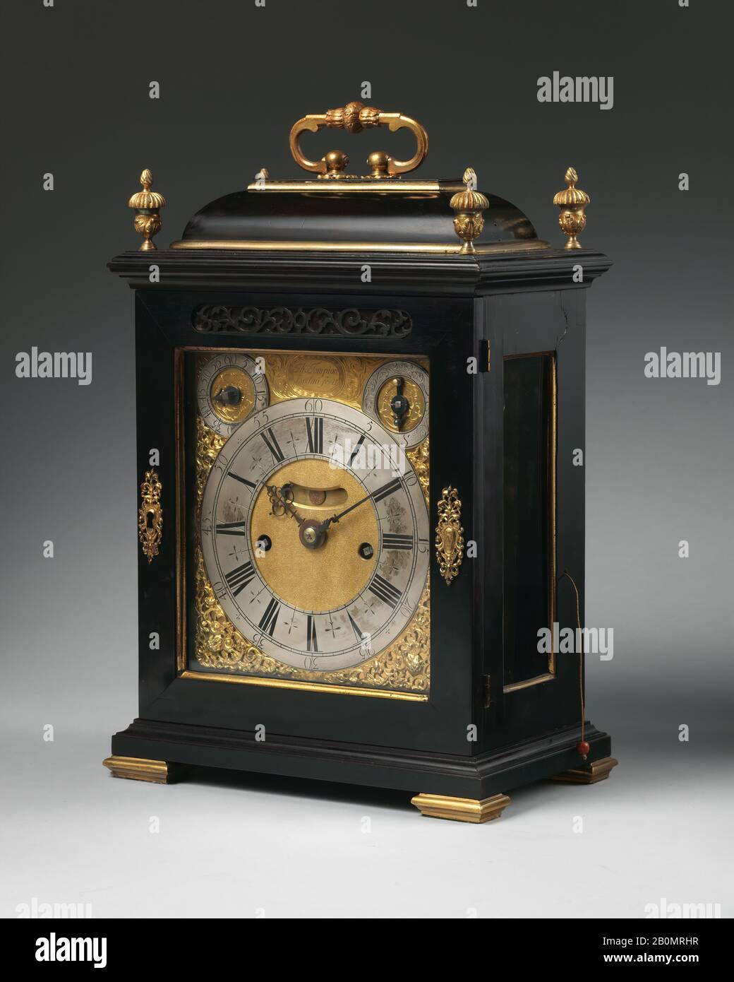 Bracket clock hi-res stock photography and images - Alamy