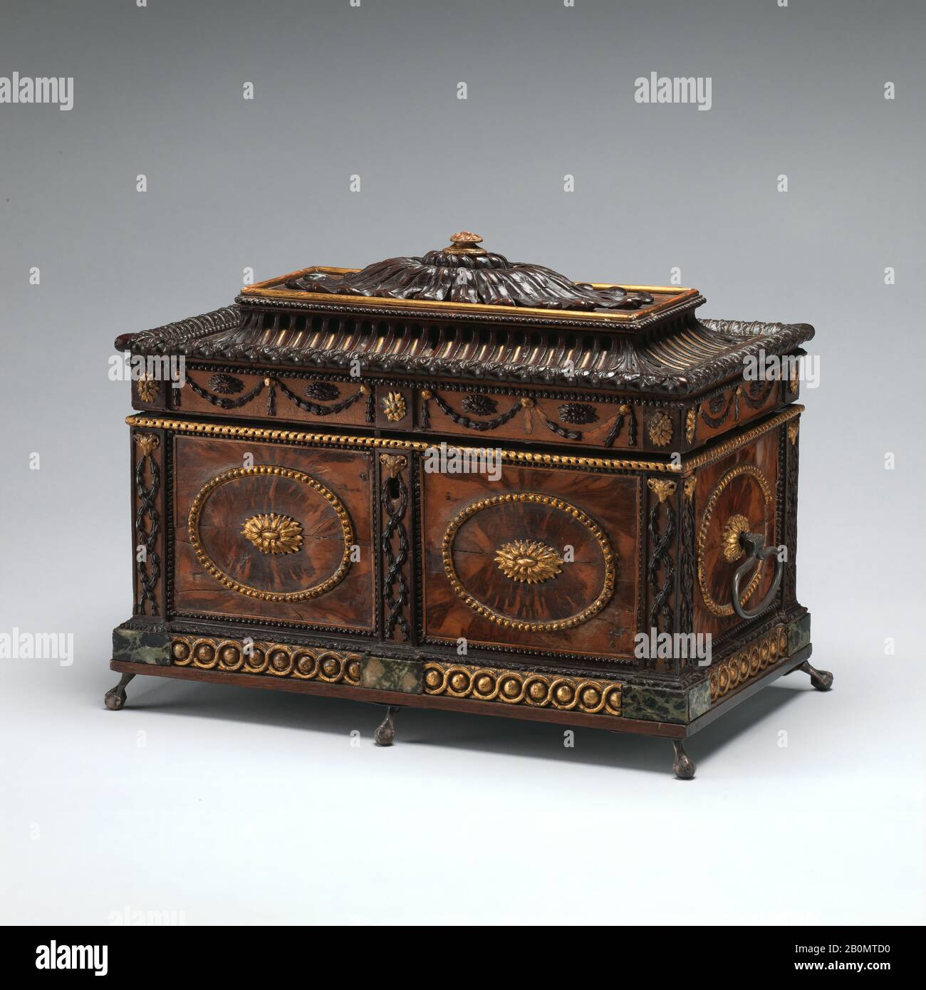 Mahogany tea chest hi-res stock photography and images - Alamy