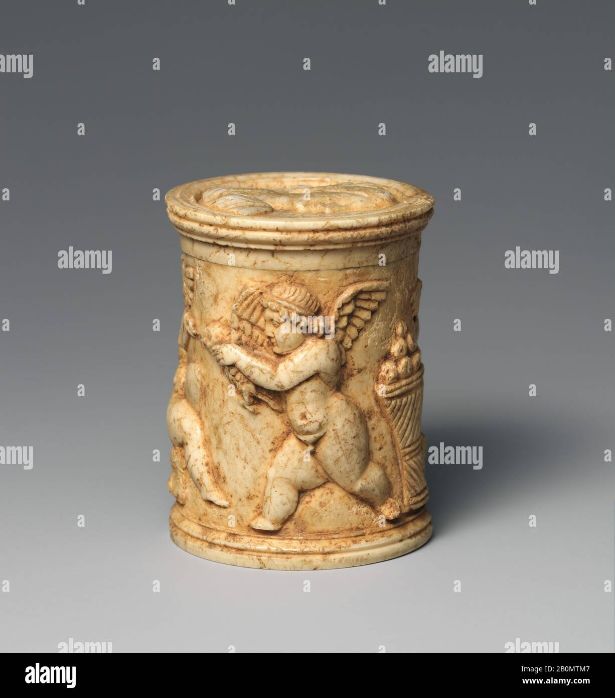 Date in a box hi-res stock photography and images - Alamy