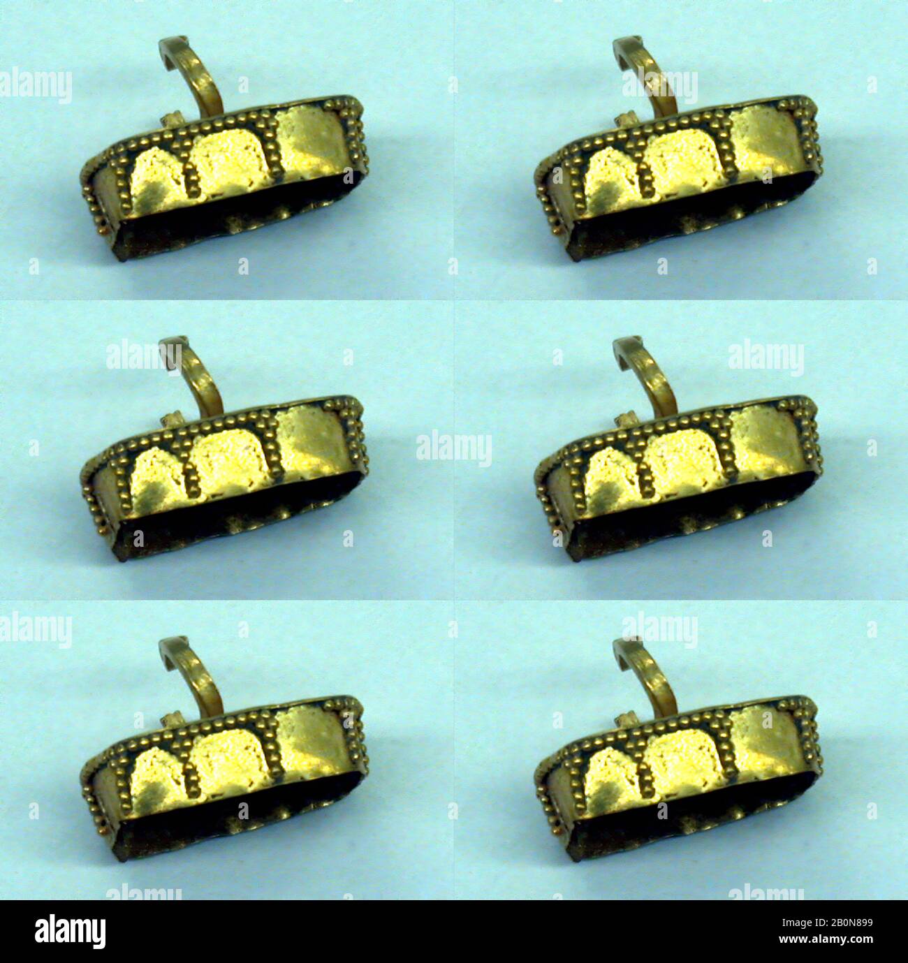 Gold metal clasp hi-res stock photography and images - Alamy