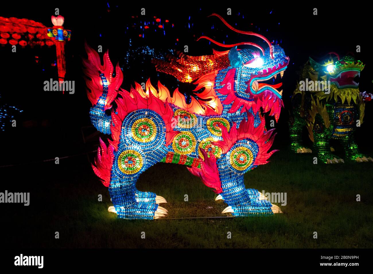 Chinese lantern festival dragon hi-res stock photography and images - Alamy