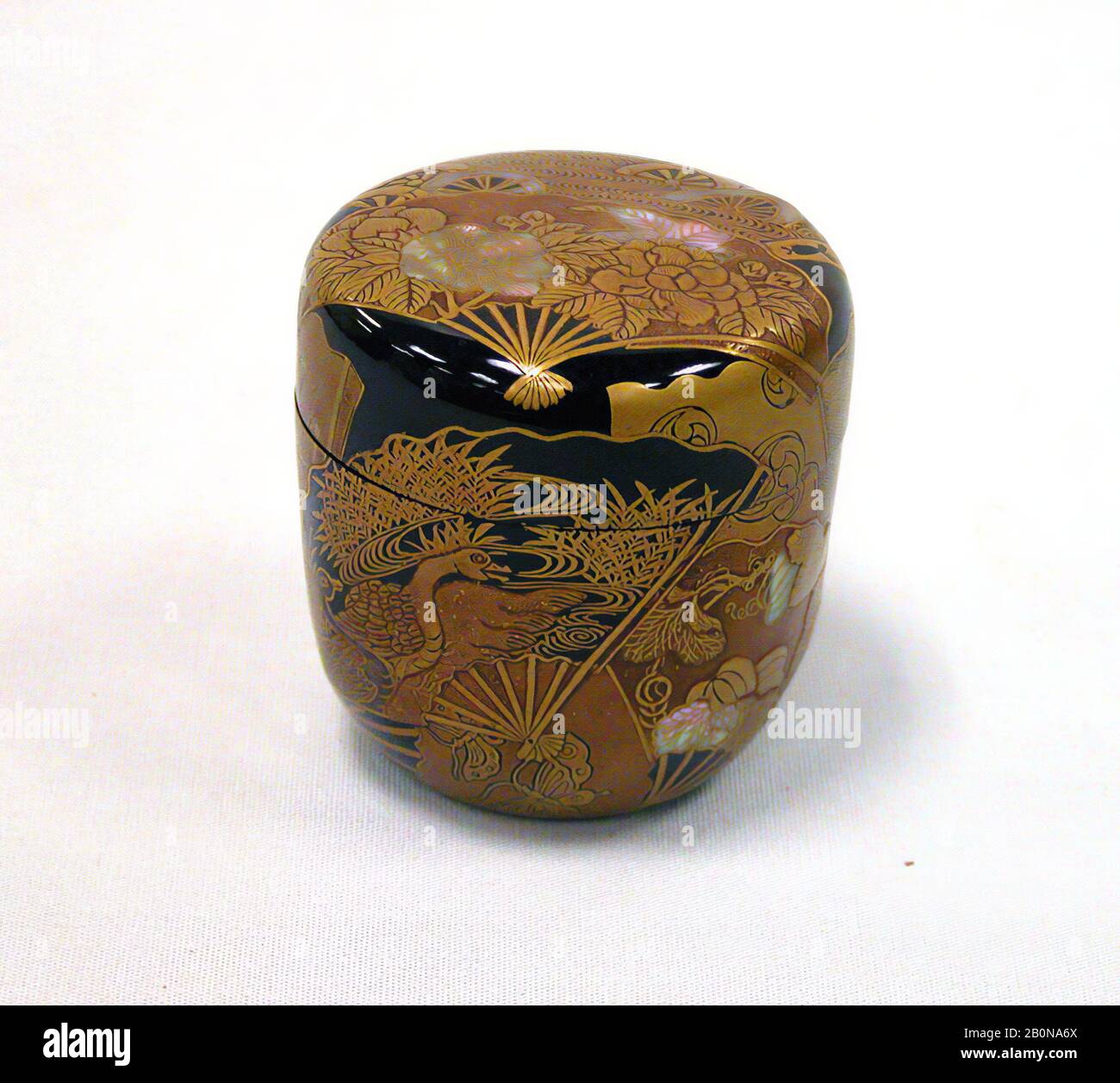 Meiji box hi-res stock photography and images - Alamy