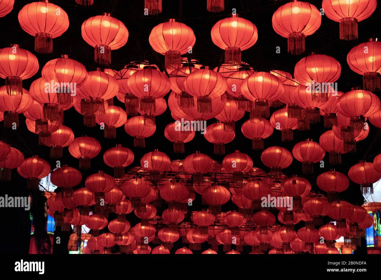 Asia red lanterns hi-res stock photography and images - Alamy