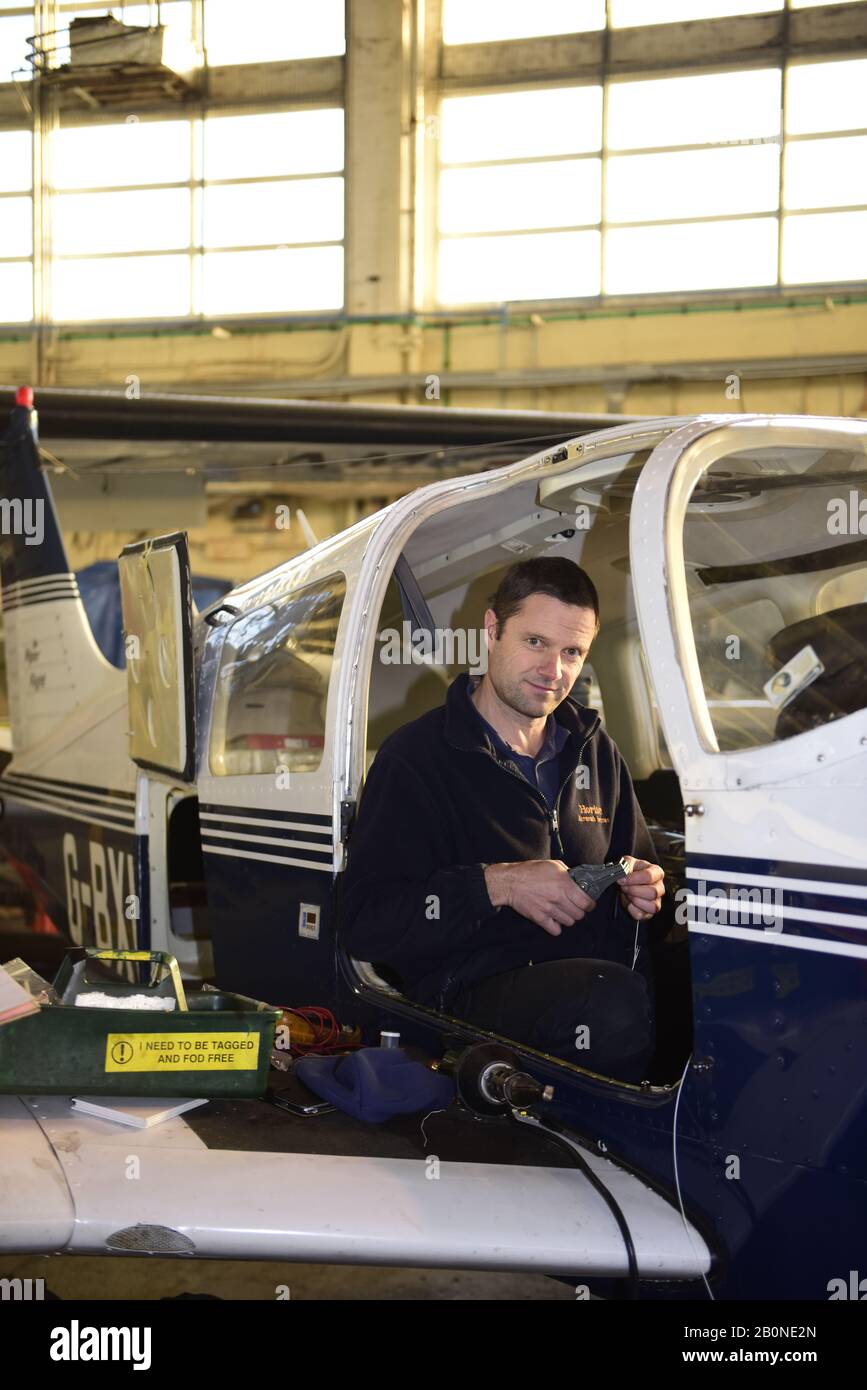 Aircraft engineer hi-res stock photography and images - Alamy