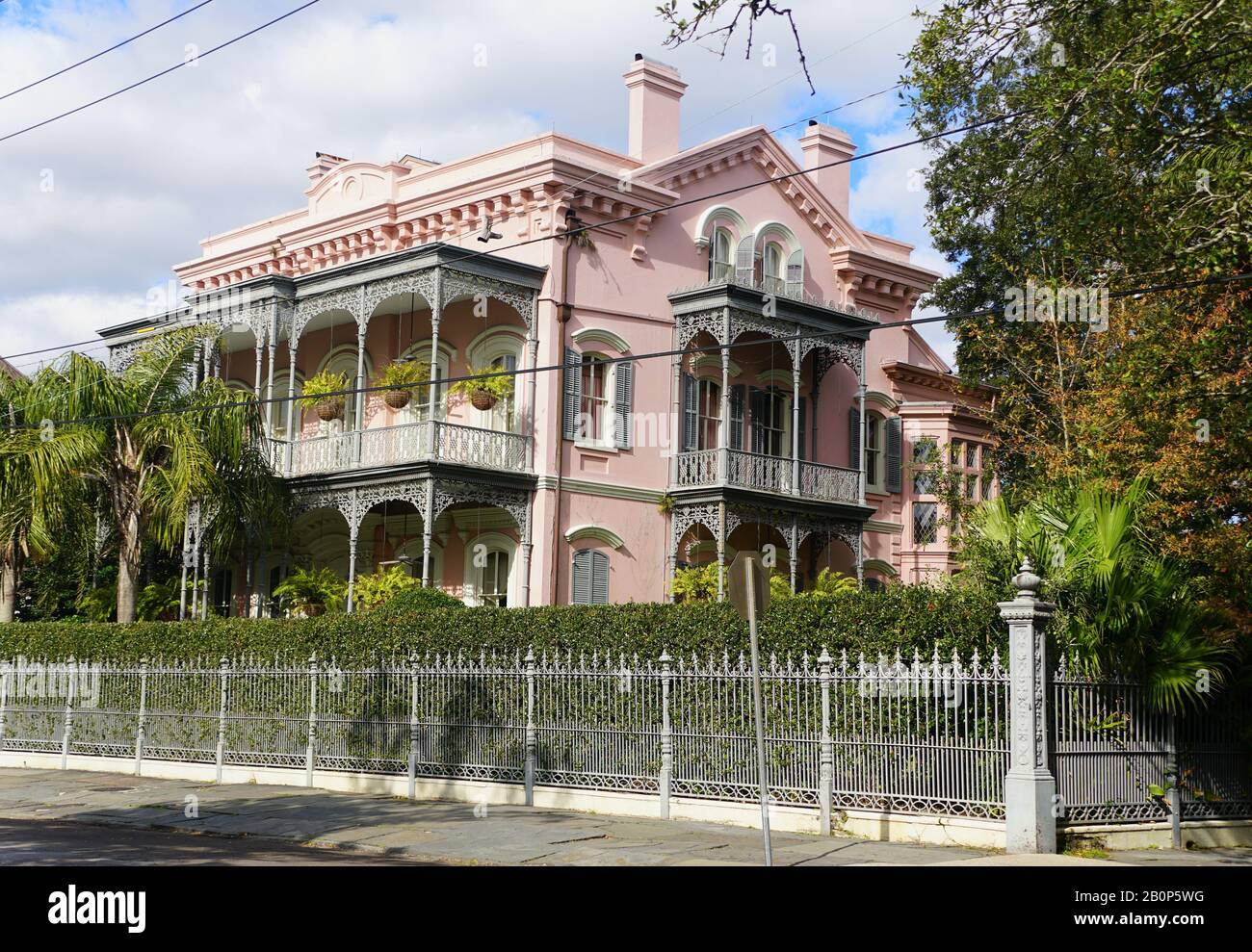 Pink mansion hi-res stock photography and images - Alamy