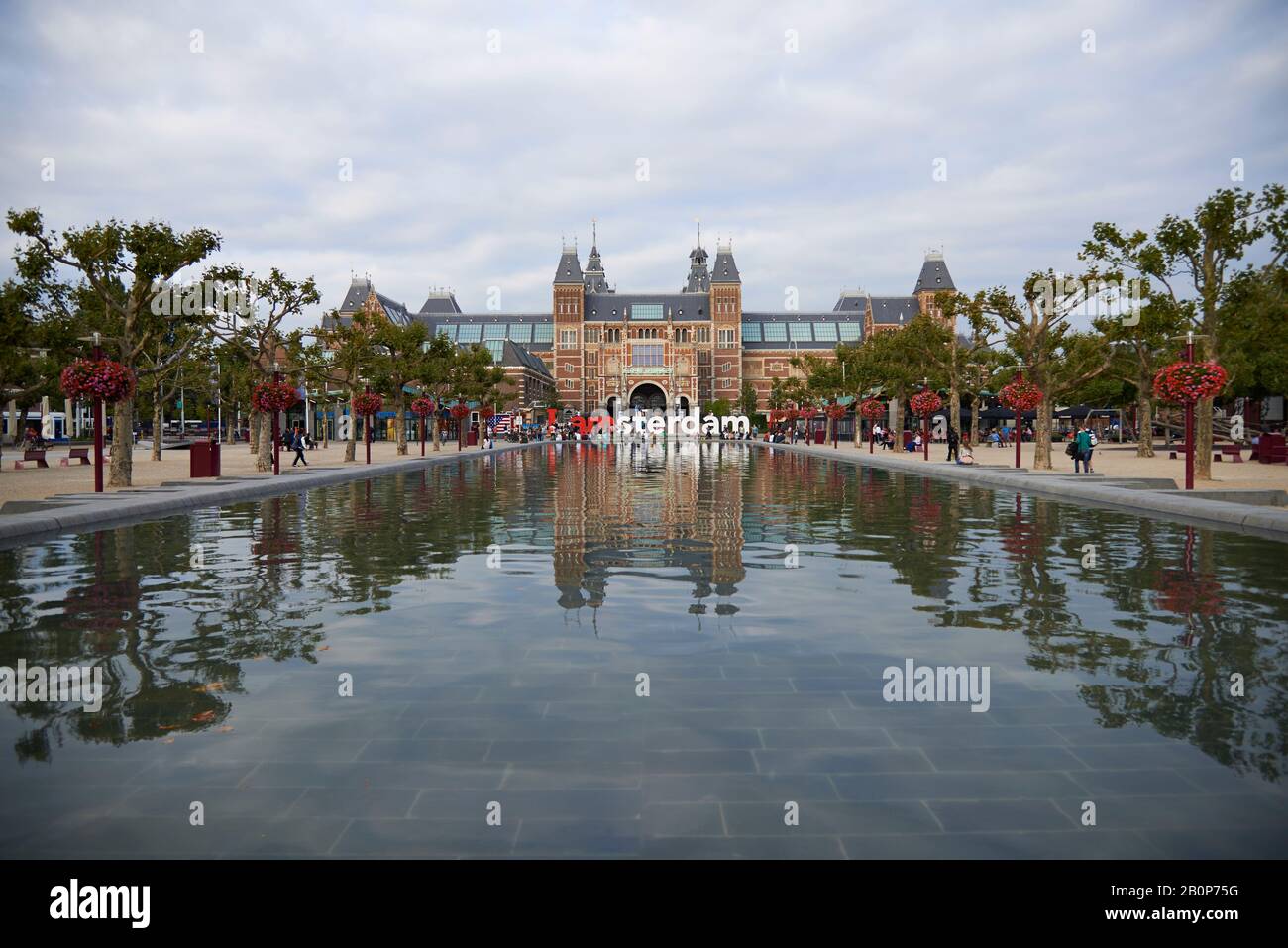 Stunning landscape of the famous Rijksmuseum building in the city ...