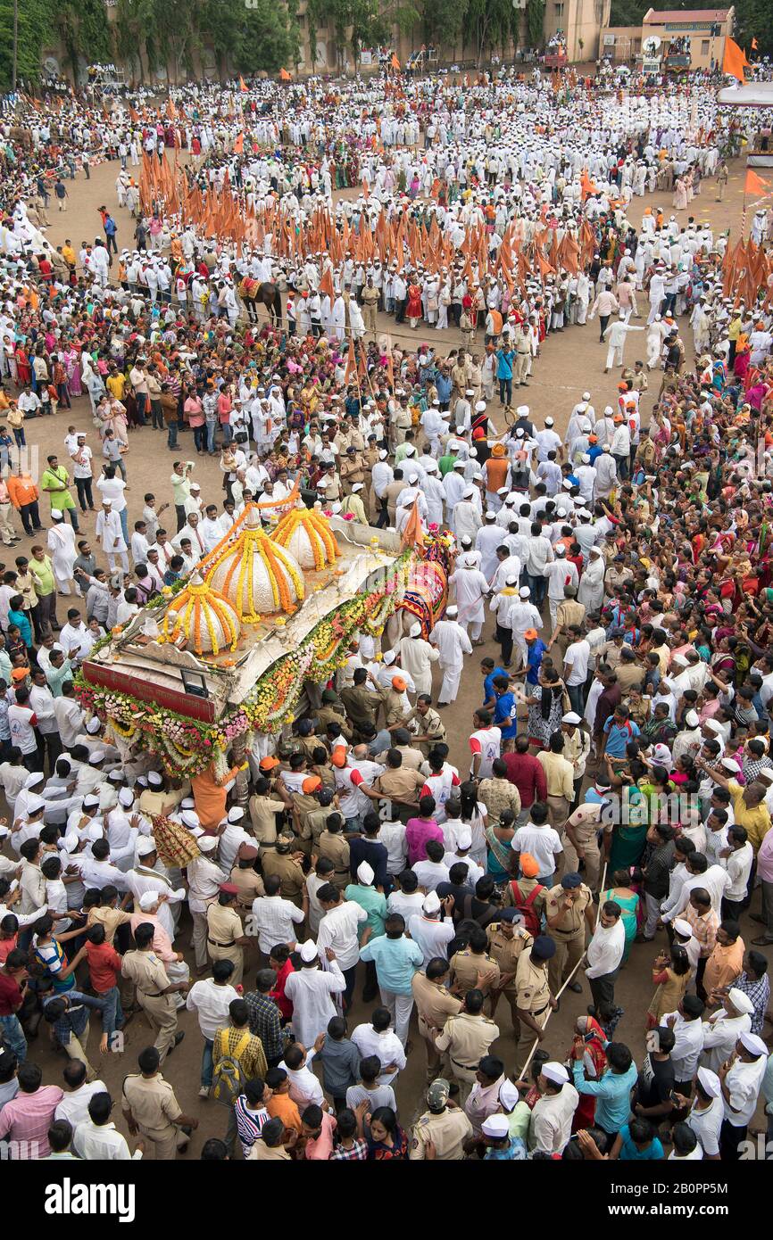 Palki hi-res stock photography and images - Alamy