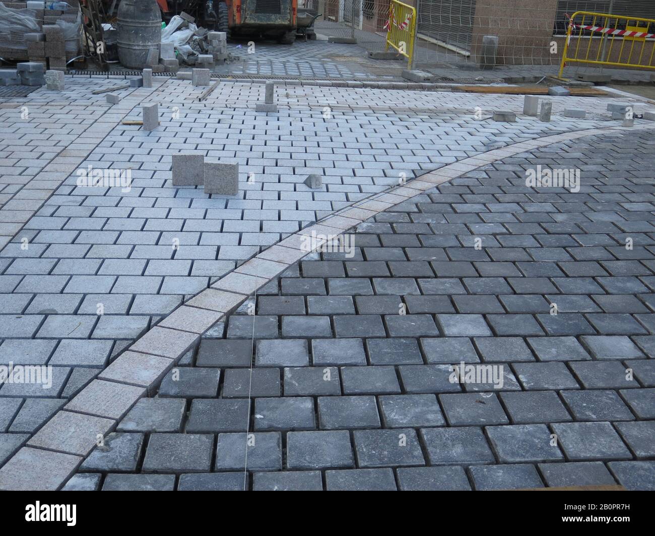 Square paving stones awaiting grouting hi-res stock photography and ...
