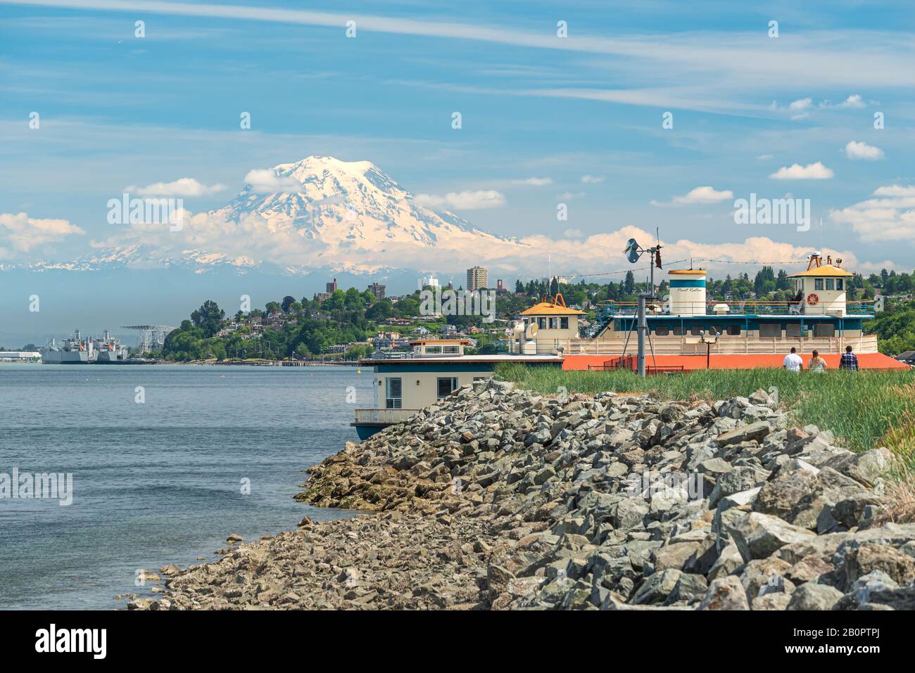 Mount rainier seen from washington hi-res stock photography and images ...