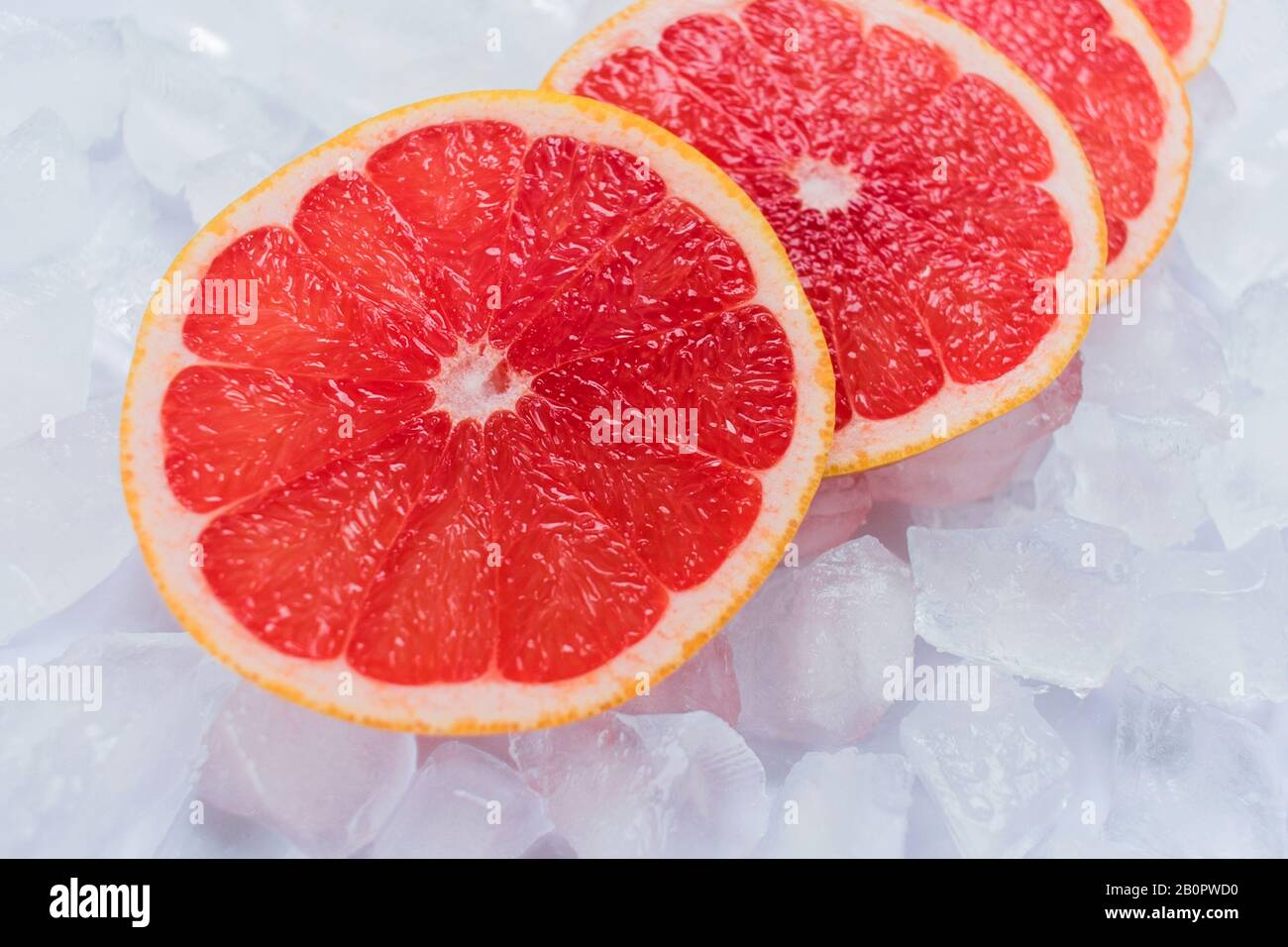 Natural ice cubes hi-res stock photography and images - Alamy