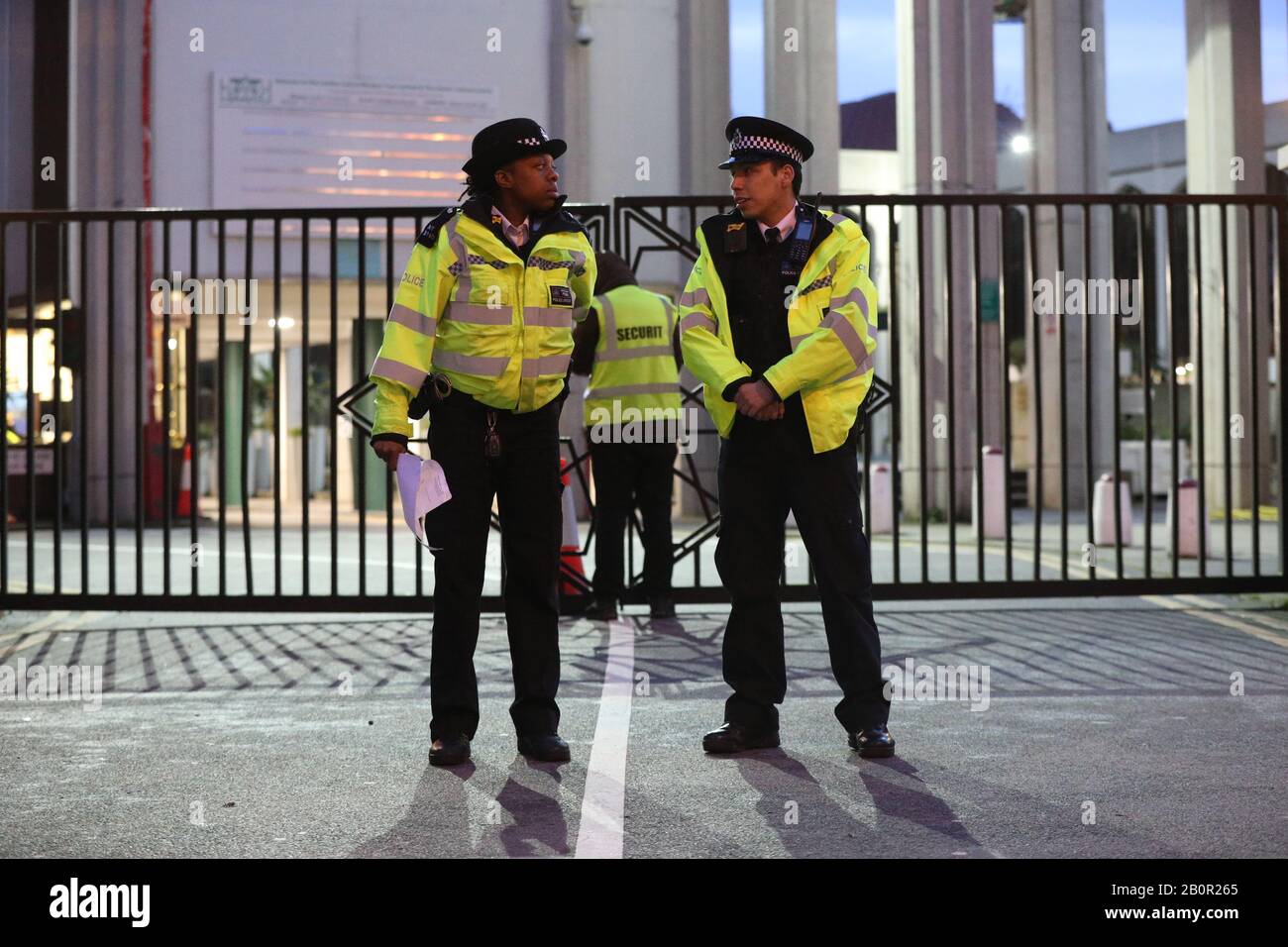 Police officers outside the main entrance to the London Central Mosque ...