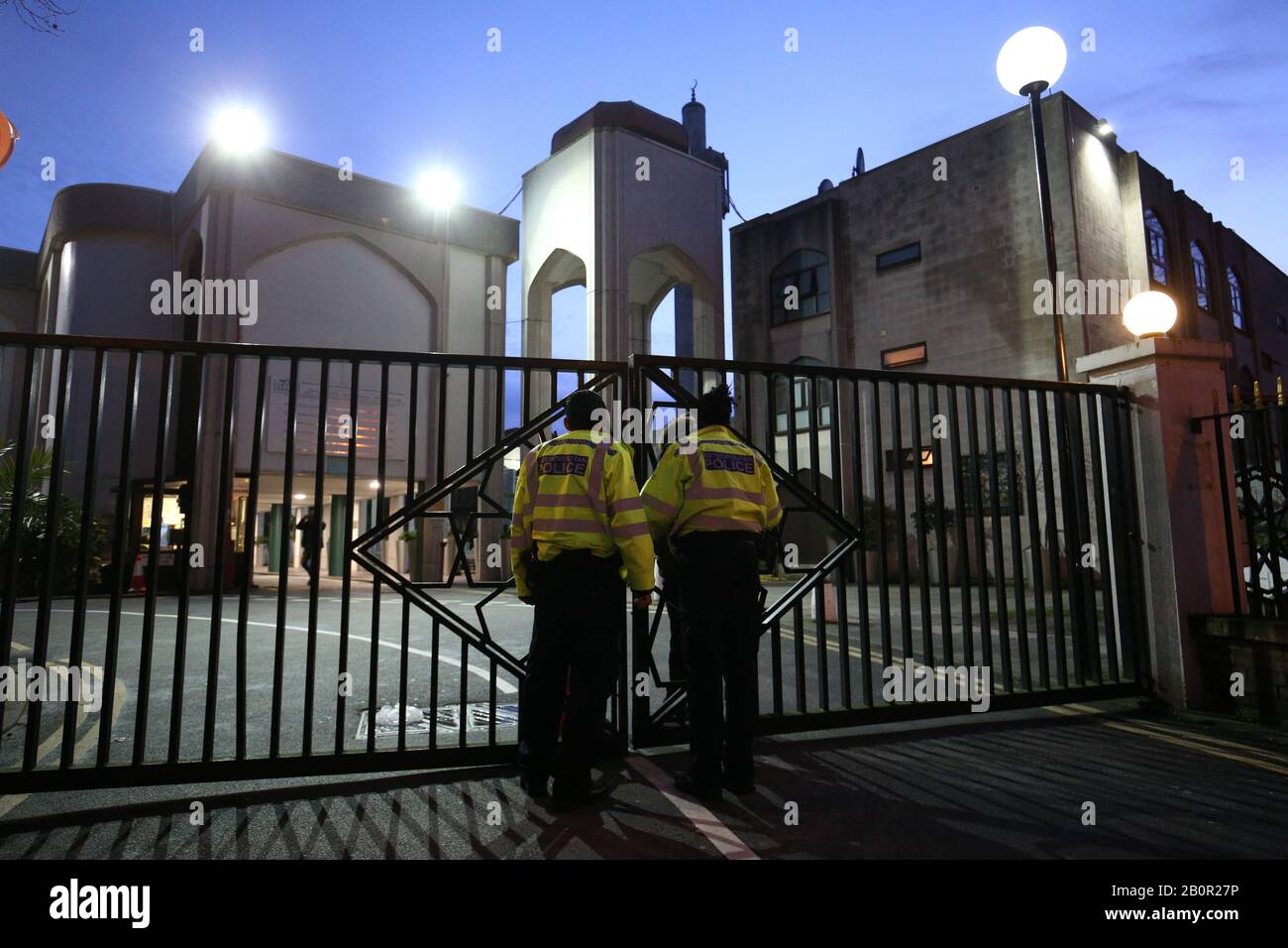 Police officers outside the main entrance to the London Central Mosque ...