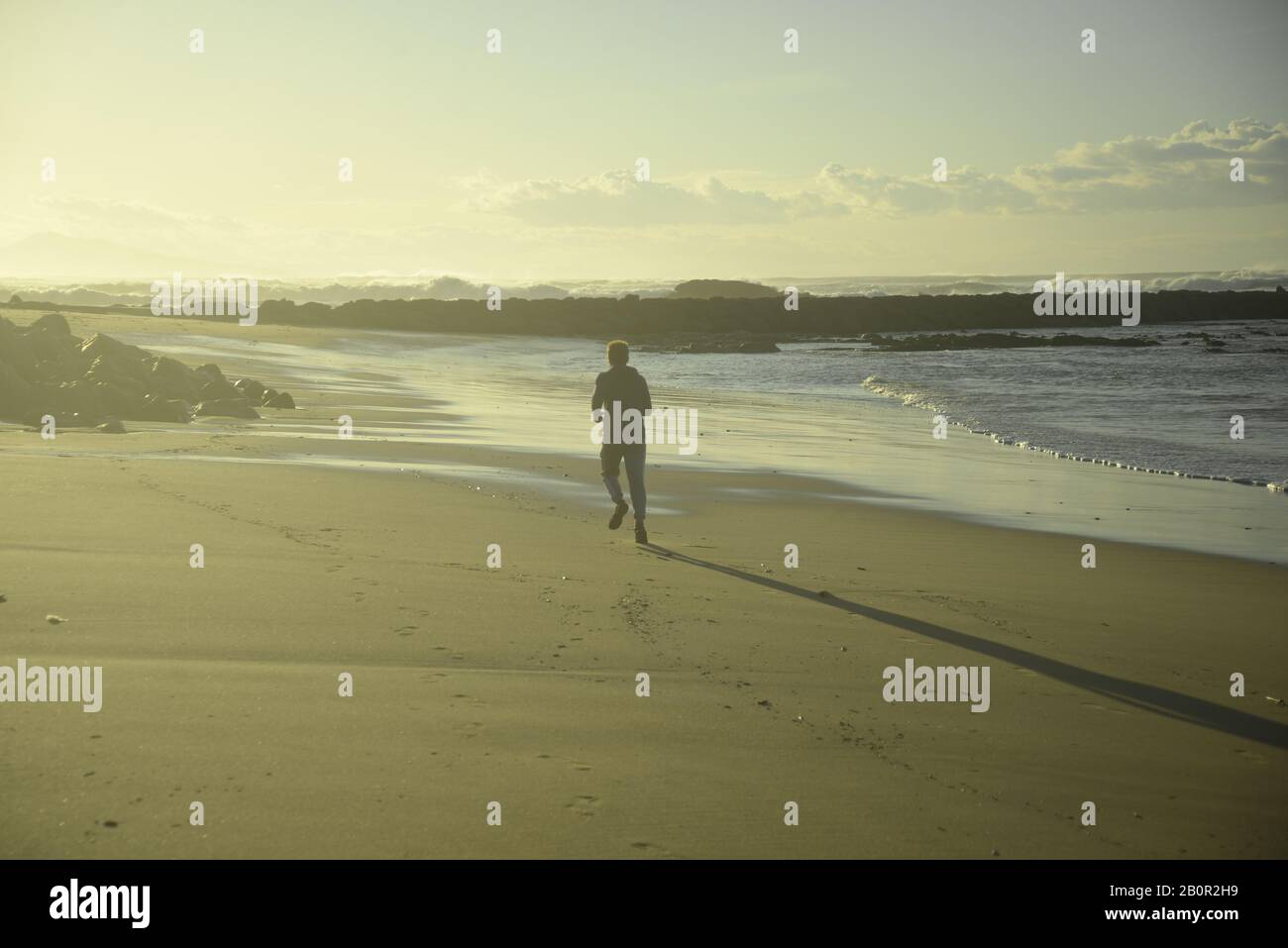 Shadow runner hi-res stock photography and images - Alamy