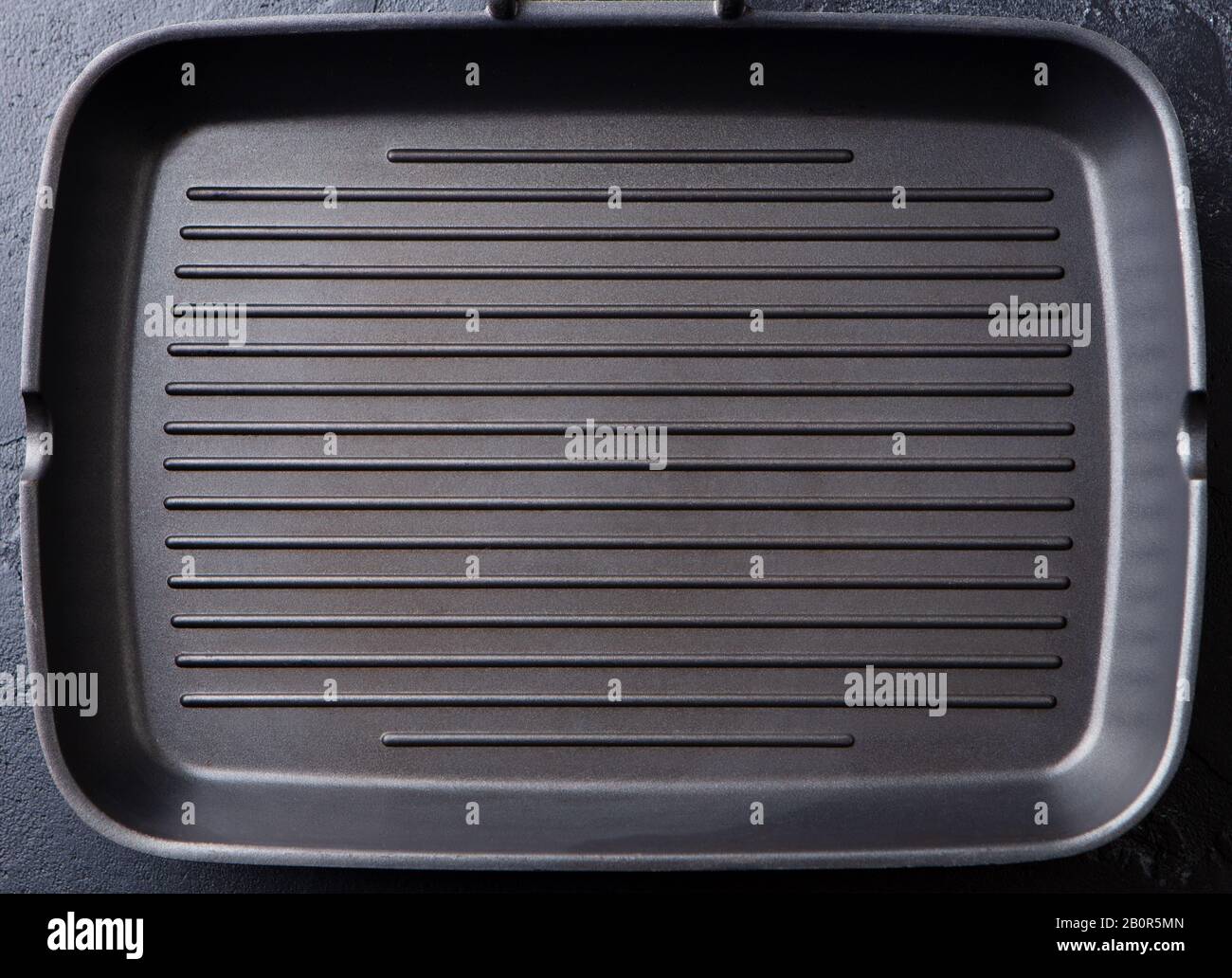 Top view empty grill hi-res stock photography and images - Alamy