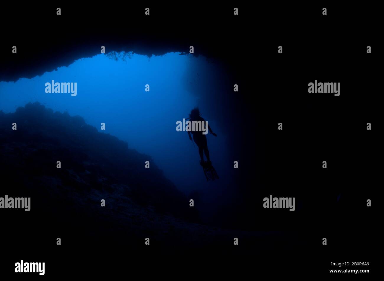 Underwater entrance of cave diver hi-res stock photography and images ...