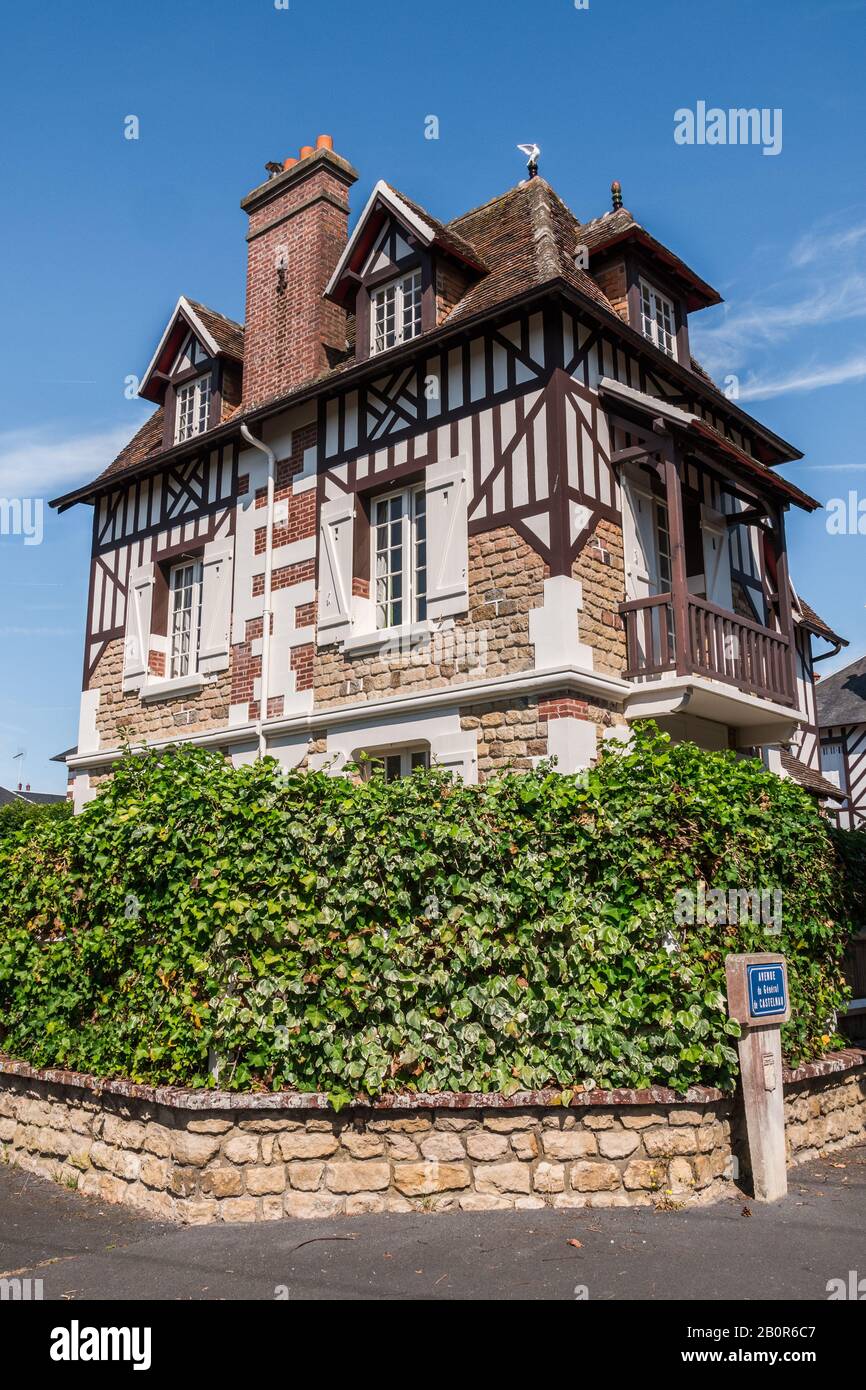 Typical old french manor house hi-res stock photography and images - Alamy