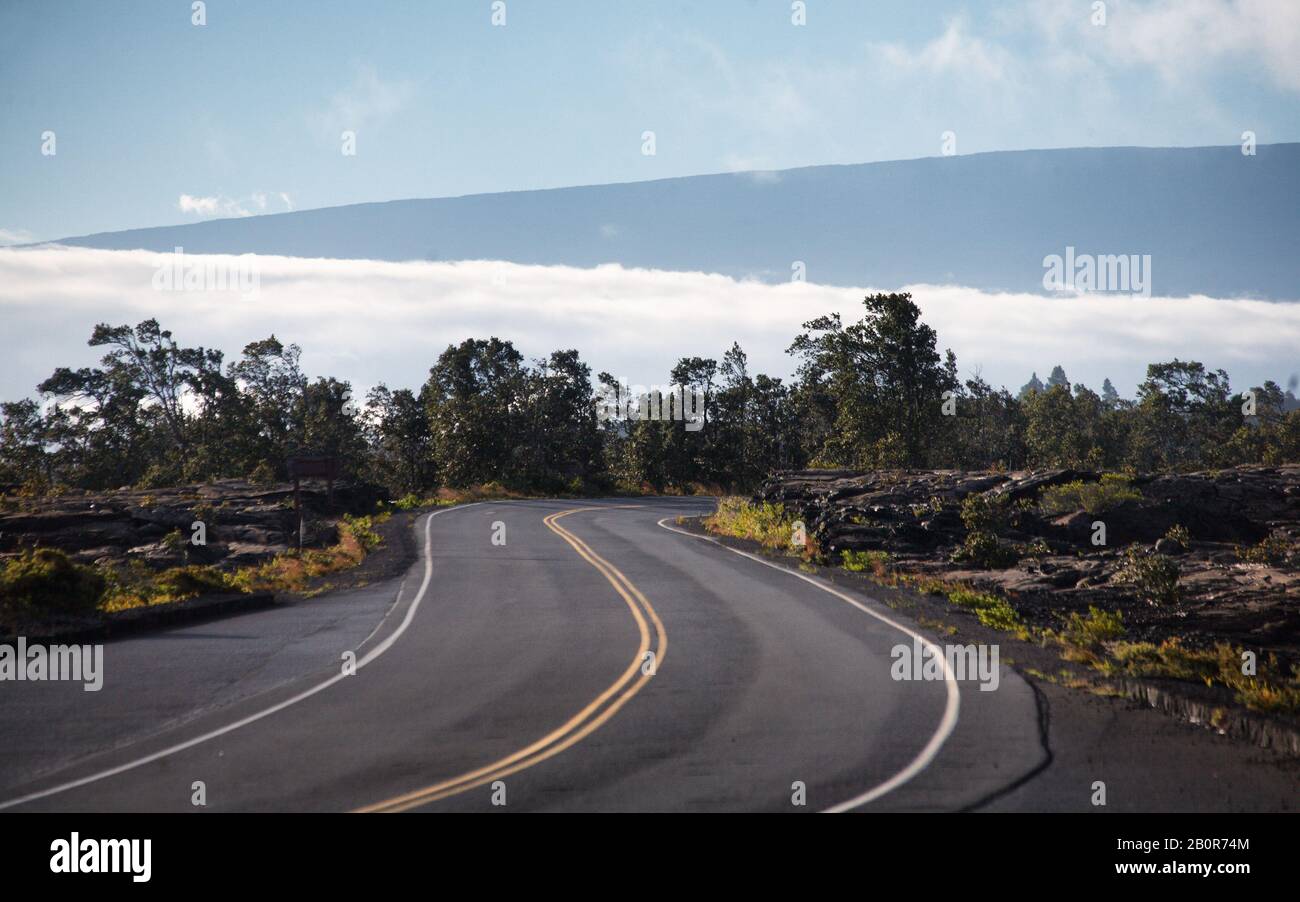 Chain of Craters Road (Hawaii Volcanoes National Park) with Mauna Loa ...