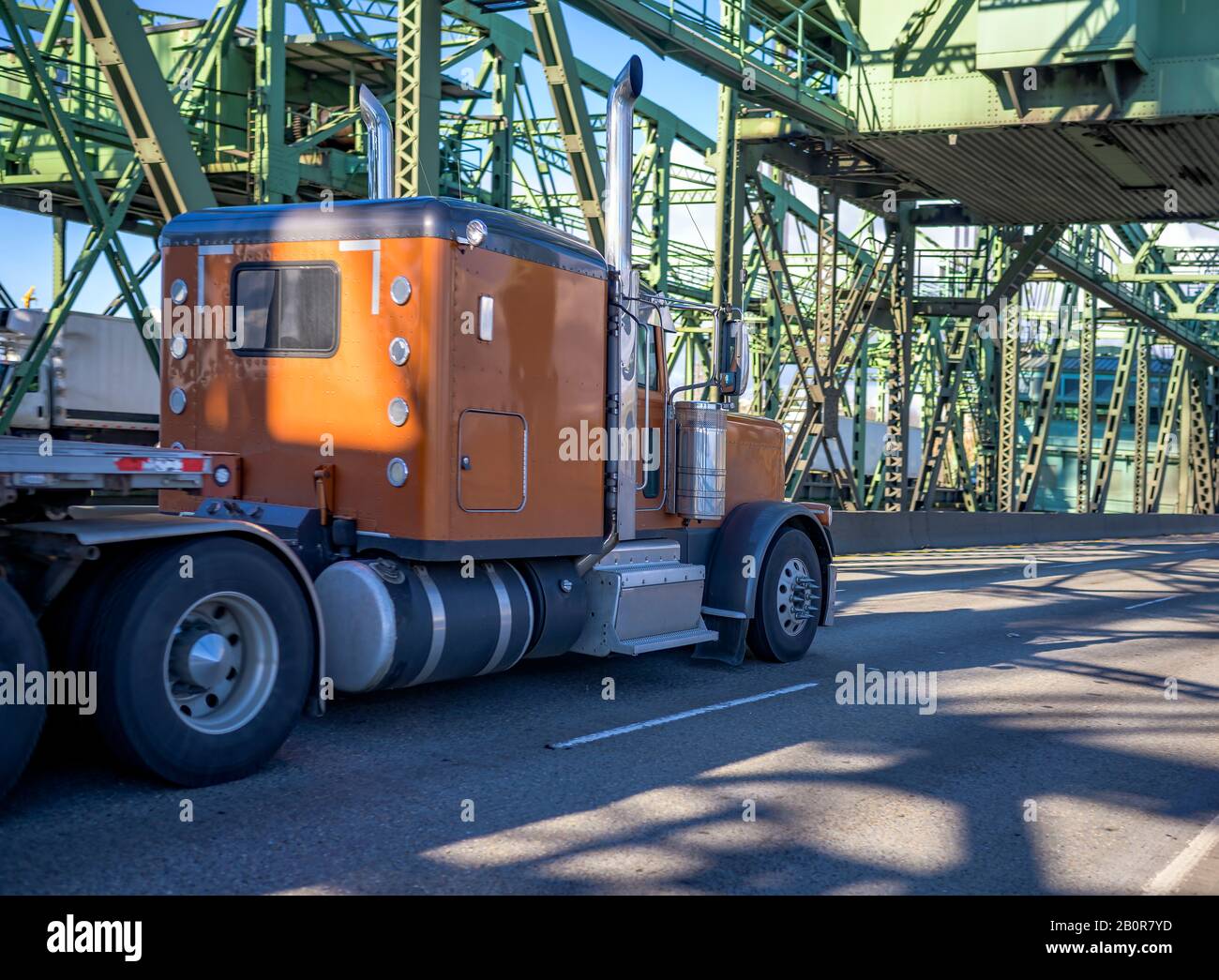 Classic American idol big rig efficient diesel semi truck with chrome ...