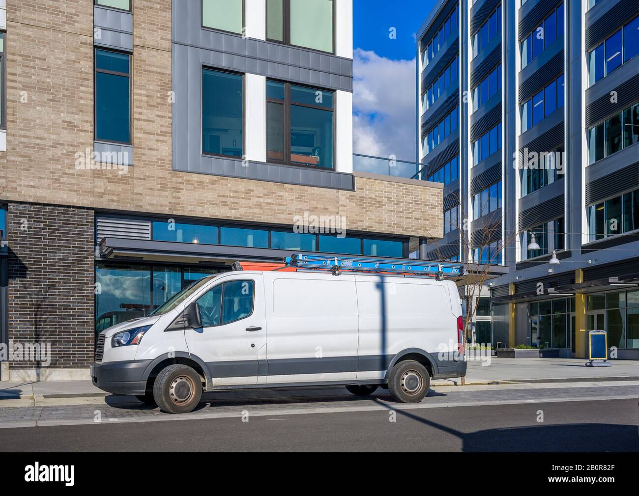 Commercial efficient eco-friendly transportation compact mini van for ...