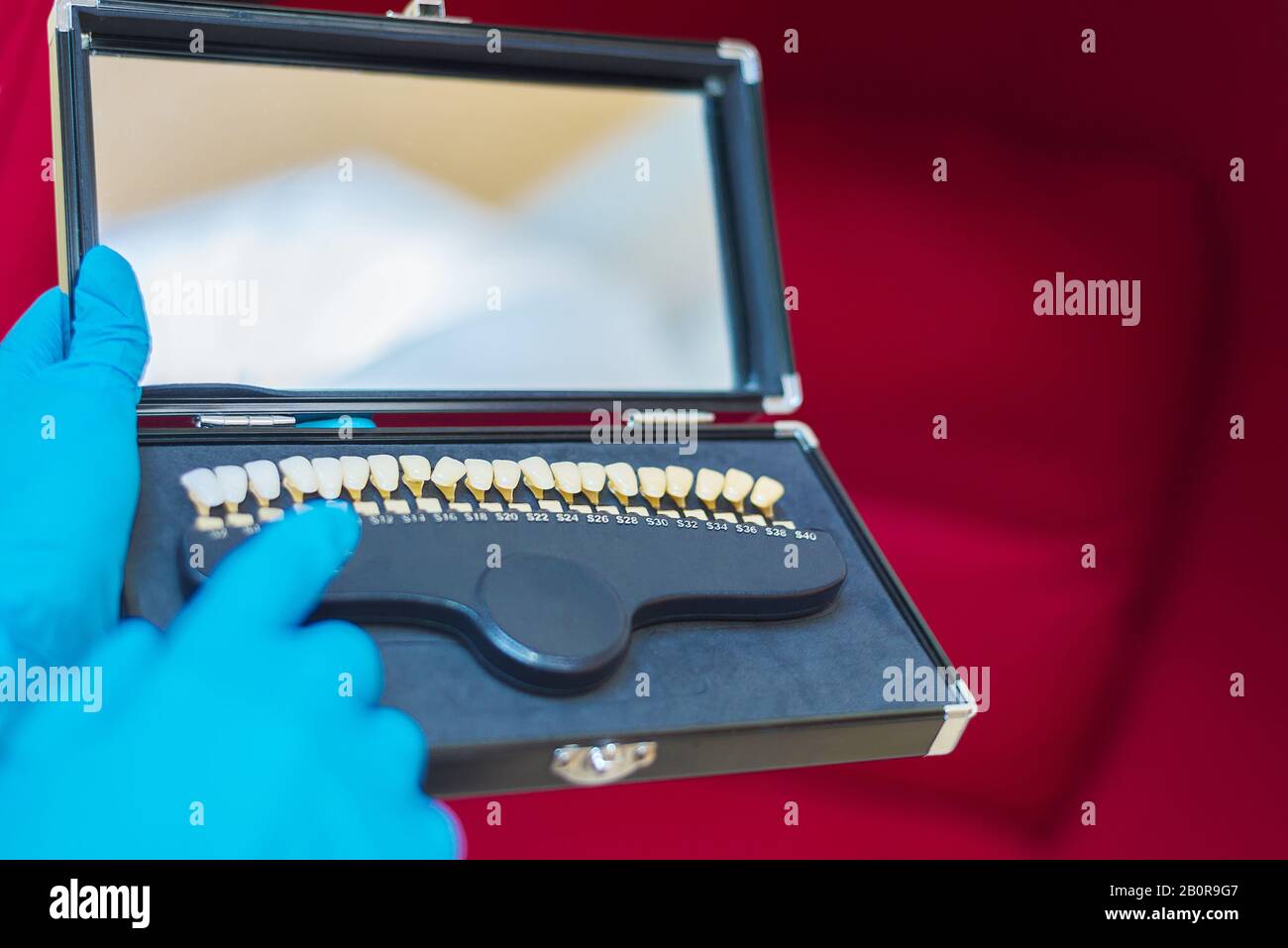 Tooth color palette hi-res stock photography and images - Alamy