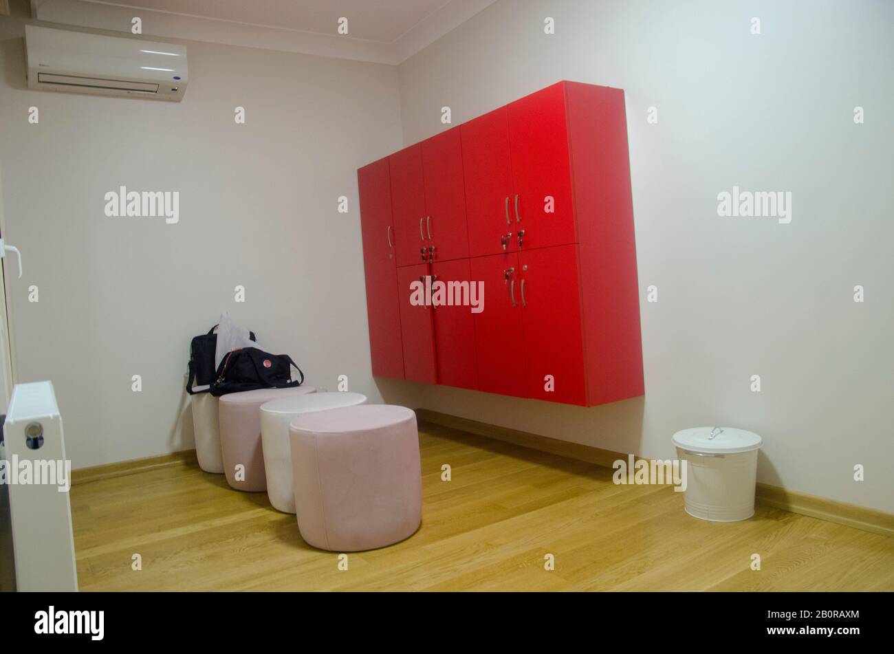 Empty Changing Rooms Stock Photo - Alamy