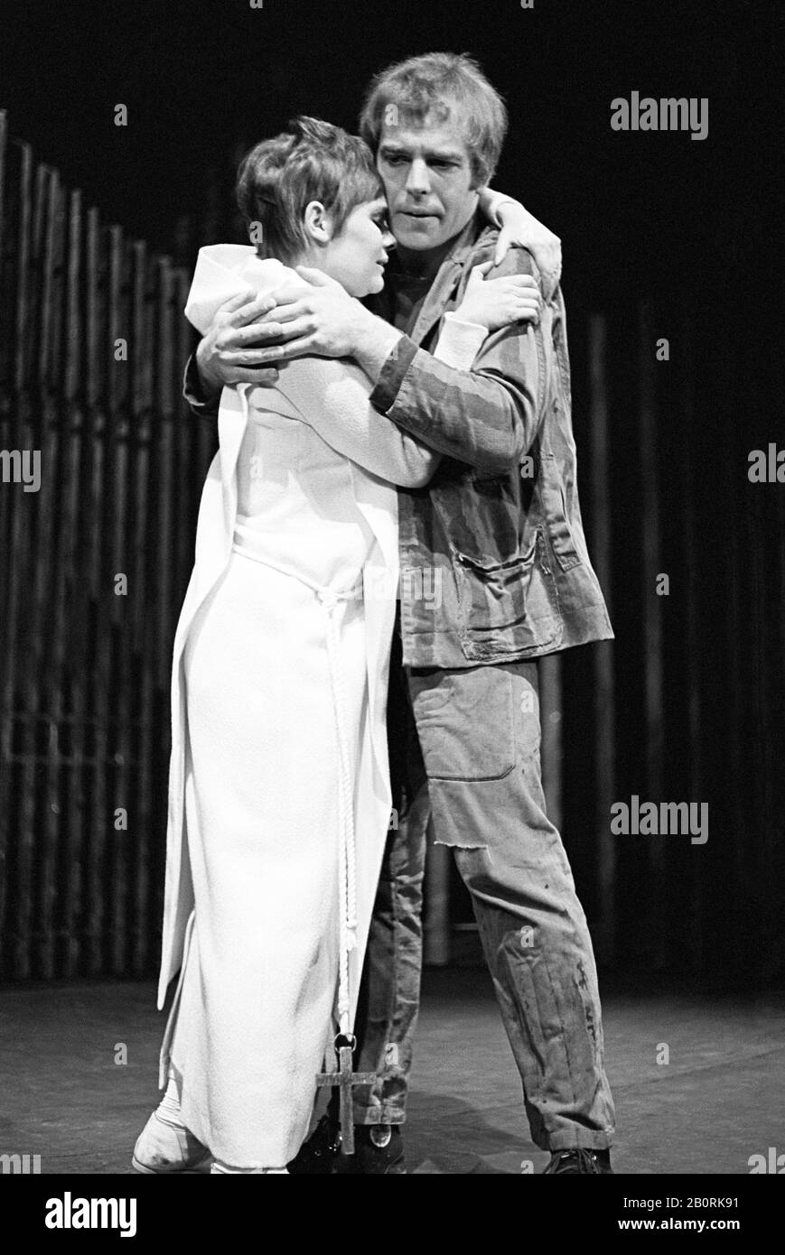 Judi Dench (as Isabella), John Shrapnel (as Claudio) in MEASURE FOR ...