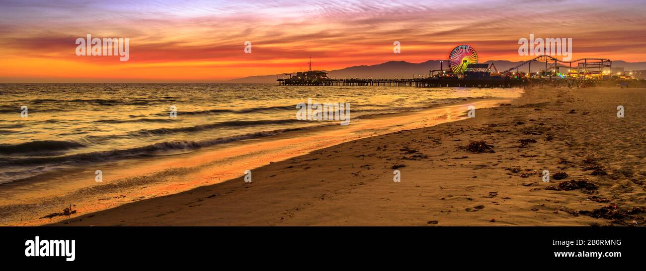 Santa monica pier hi-res stock photography and images - Alamy