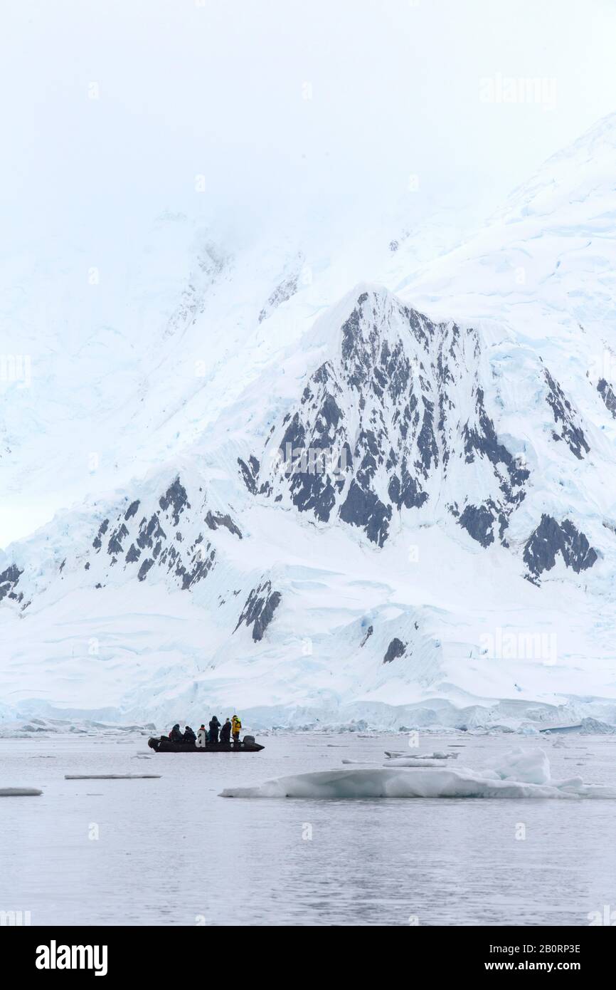 Fournier Bay in the Palmer Archipelago, Antarctica with tourists in ...