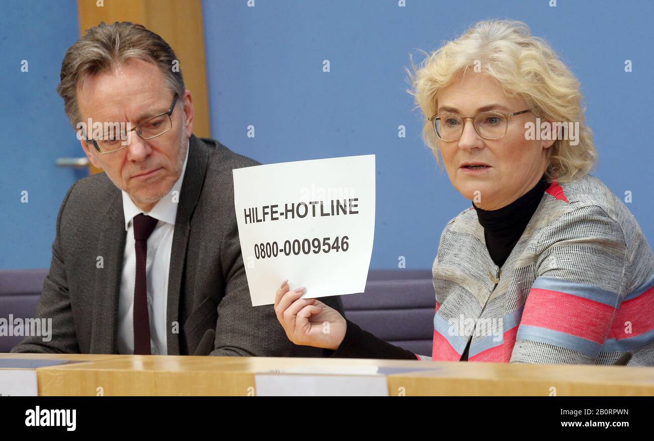 Christine munch hi-res stock photography and images - Alamy